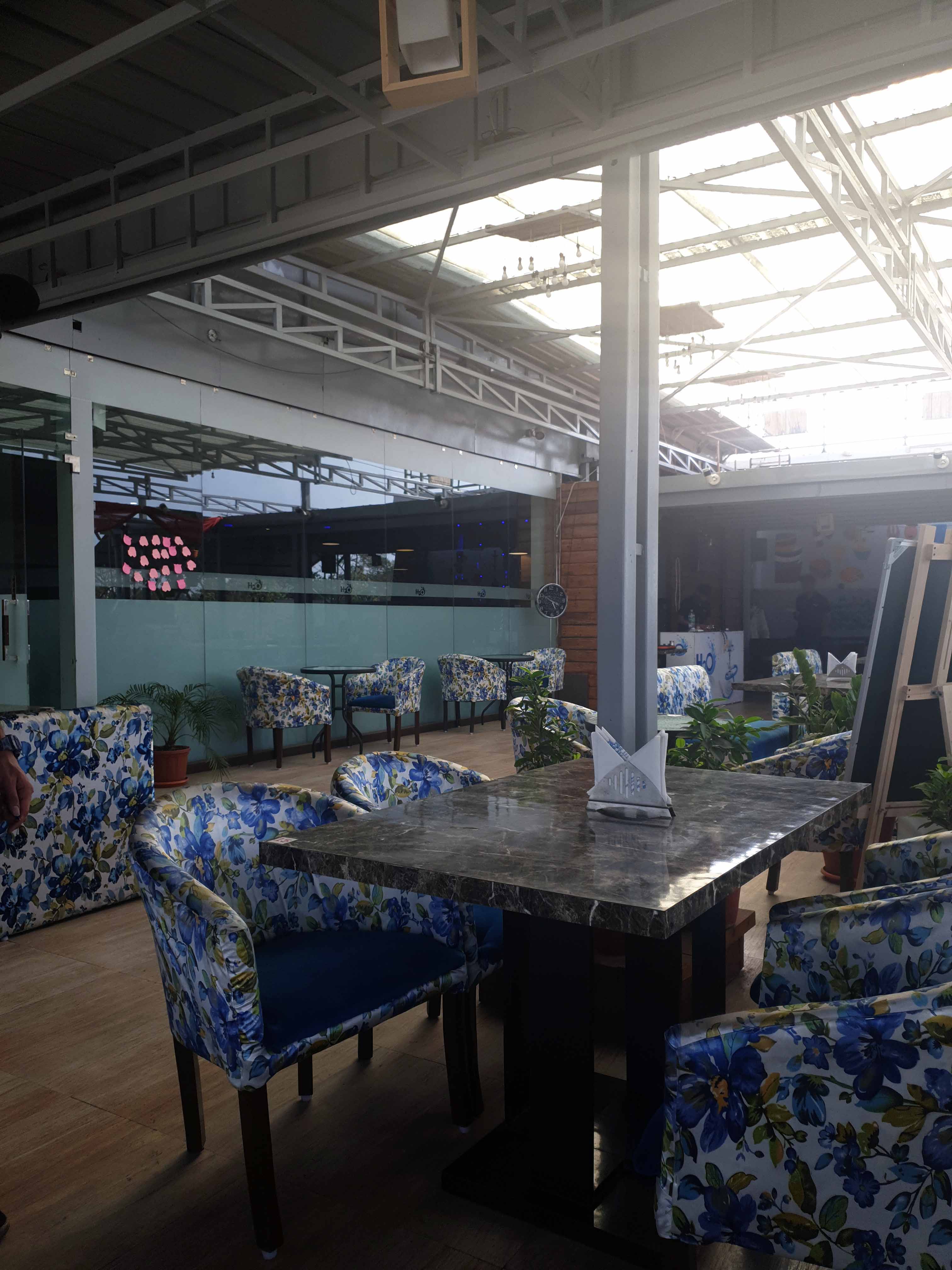 H20 Restaurant and Cafe, Arera Colony order online - Zomato