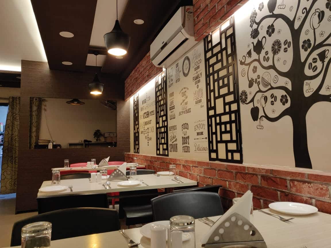 Photos of Machaan Fine Dine Restaurant- Blue Bell Hotel, Pictures of ...