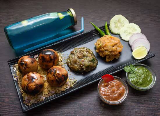 Book table and online reservation at Wah! Litti, Gariahat, Kolkata