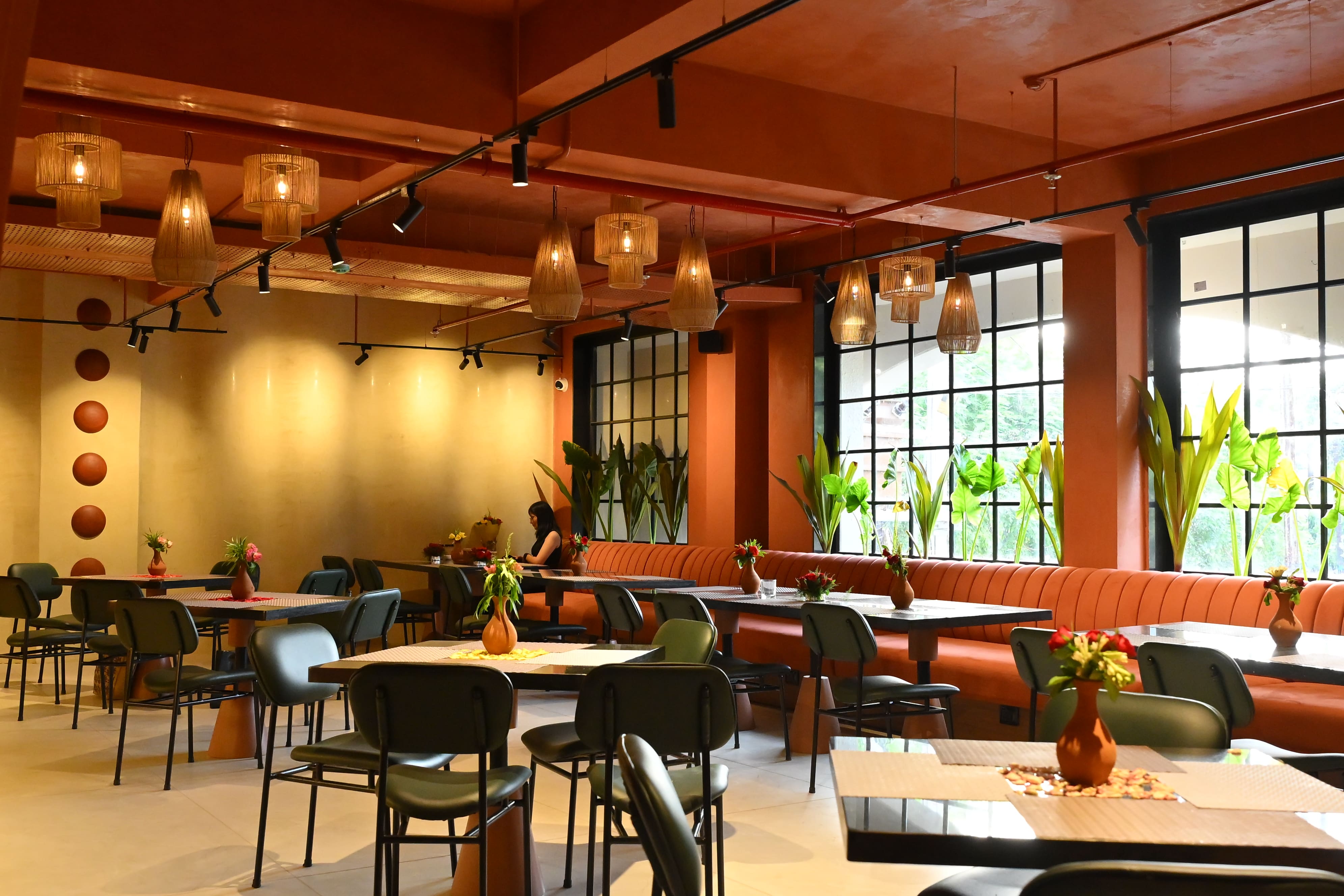 Lune, Arera Colony, Bhopal | Zomato