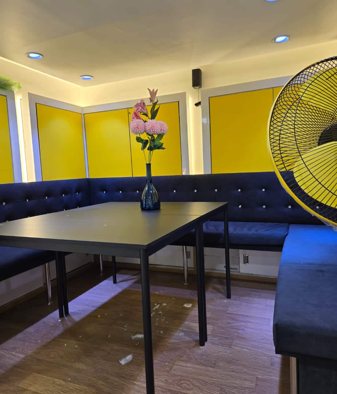 RIZ Fried And Grilled Chicken, Beed Locality order online - Zomato