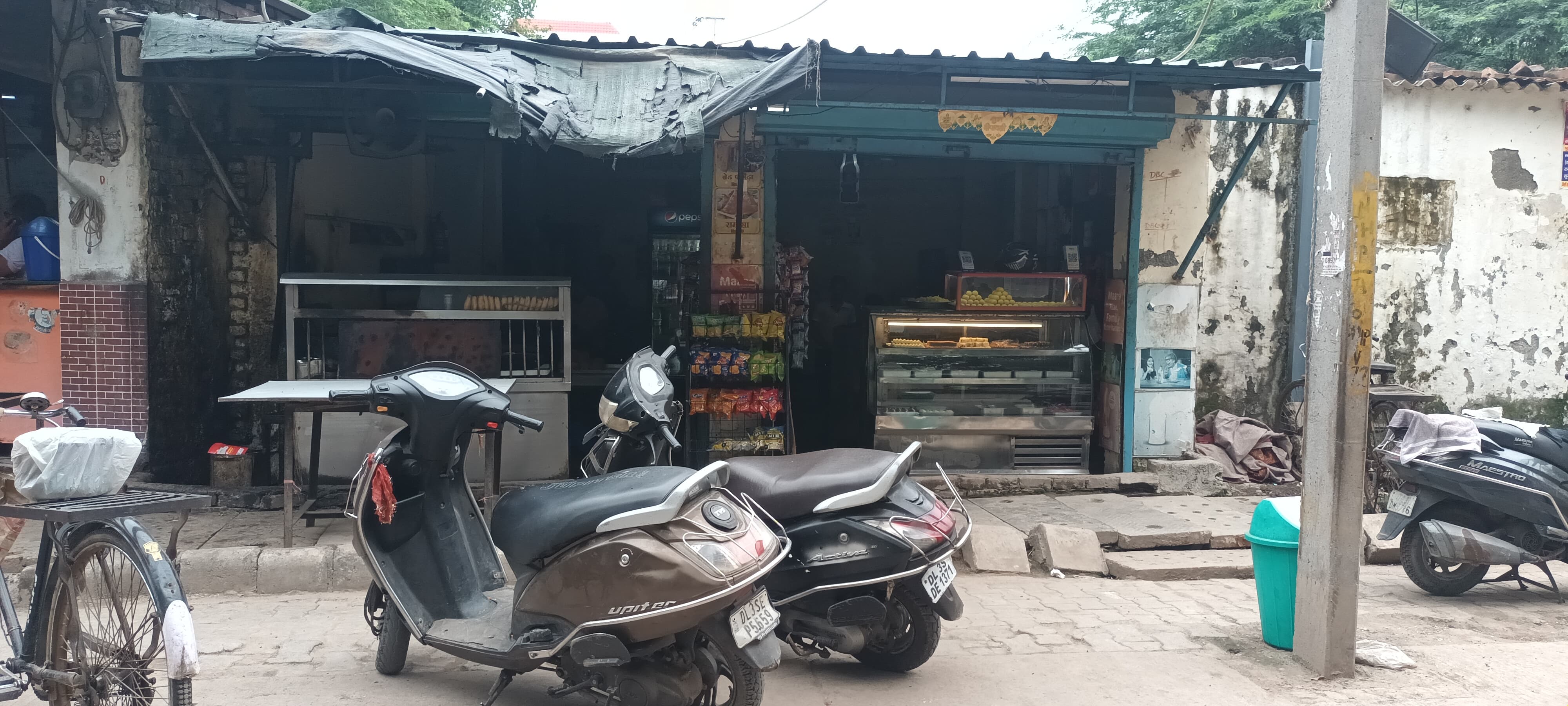 Chawla Sweets & Snacks, Okhla Phase 2, New Delhi | Zomato