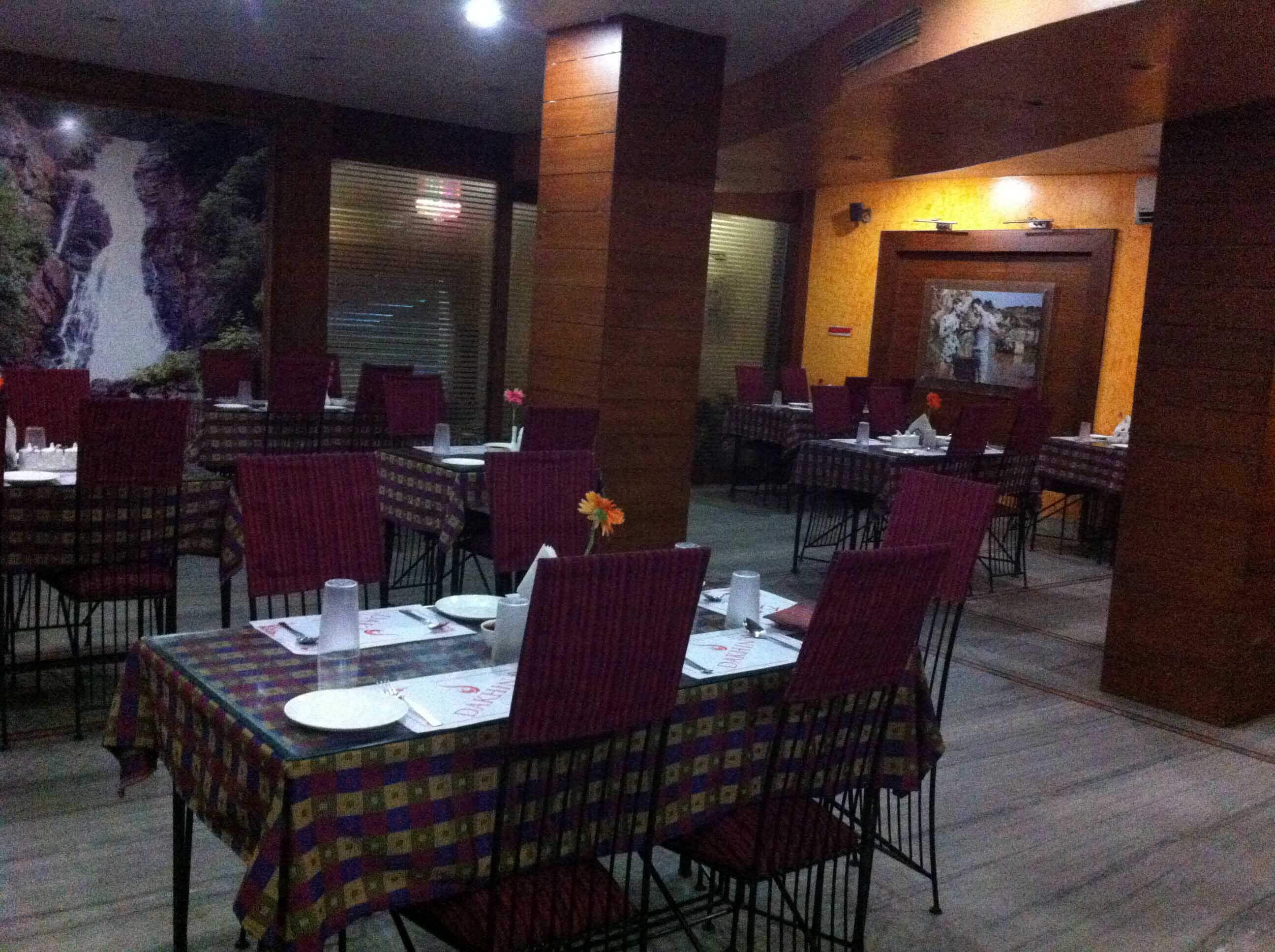 Dakhin 9, Chandrasekharpur order online - Zomato