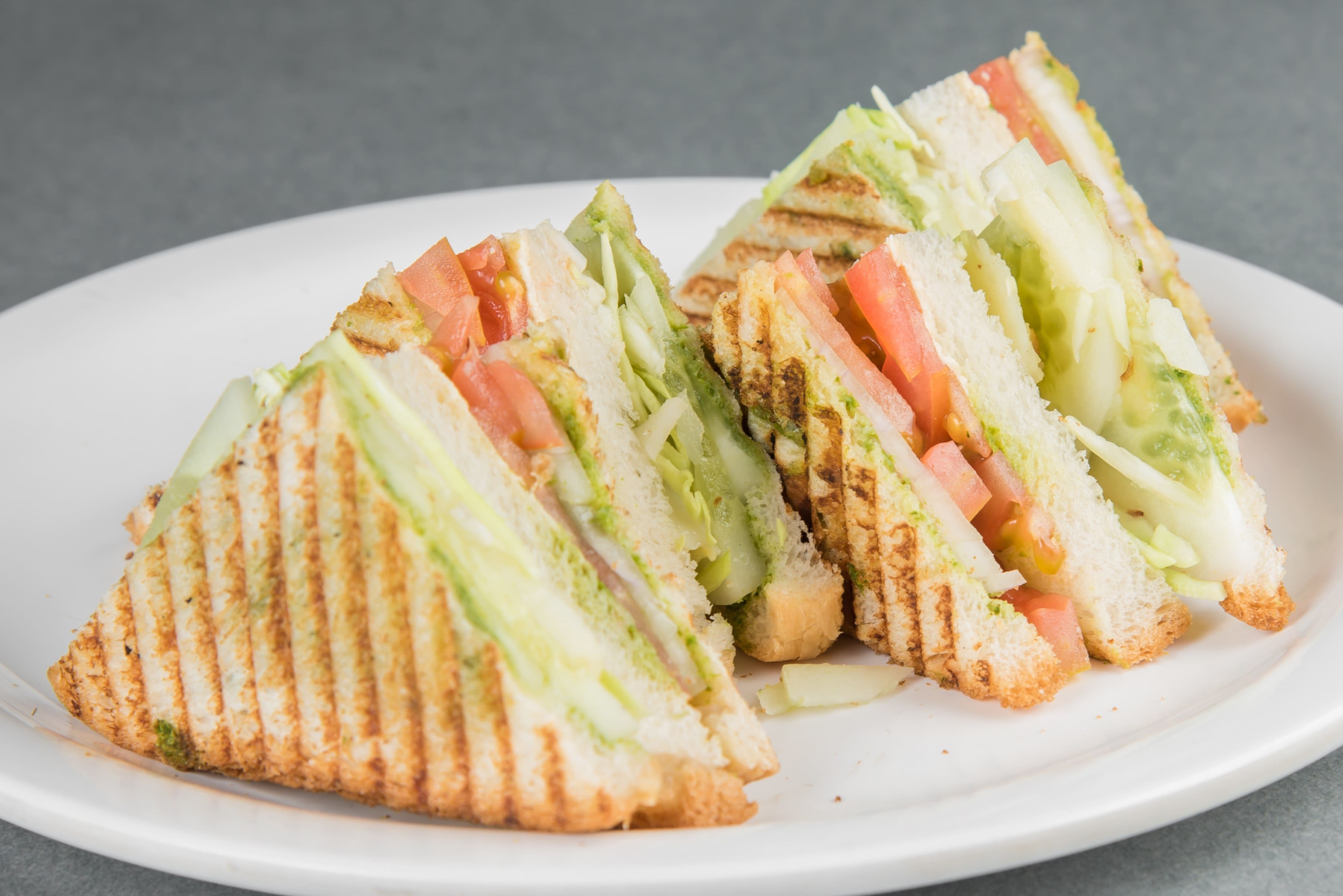 Raja Burger, College Road, Nashik | Zomato