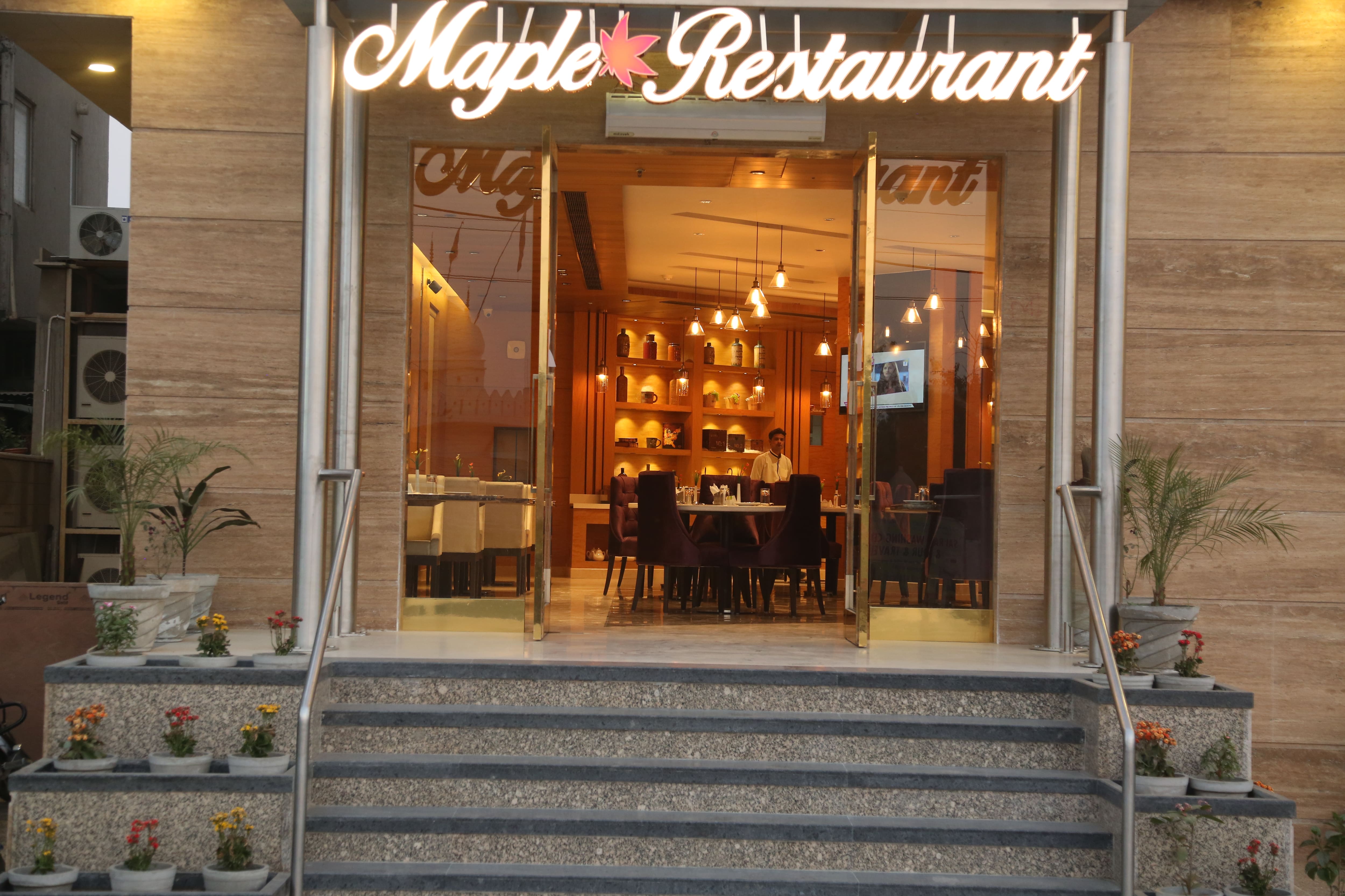 Maple Restaurant, Tajganj order online - Zomato