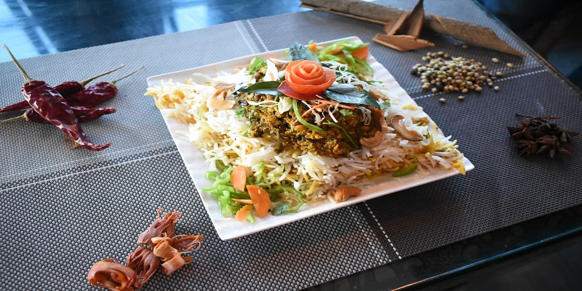 Alankar Family Restaurant, Tanuku Locality order online - Zomato