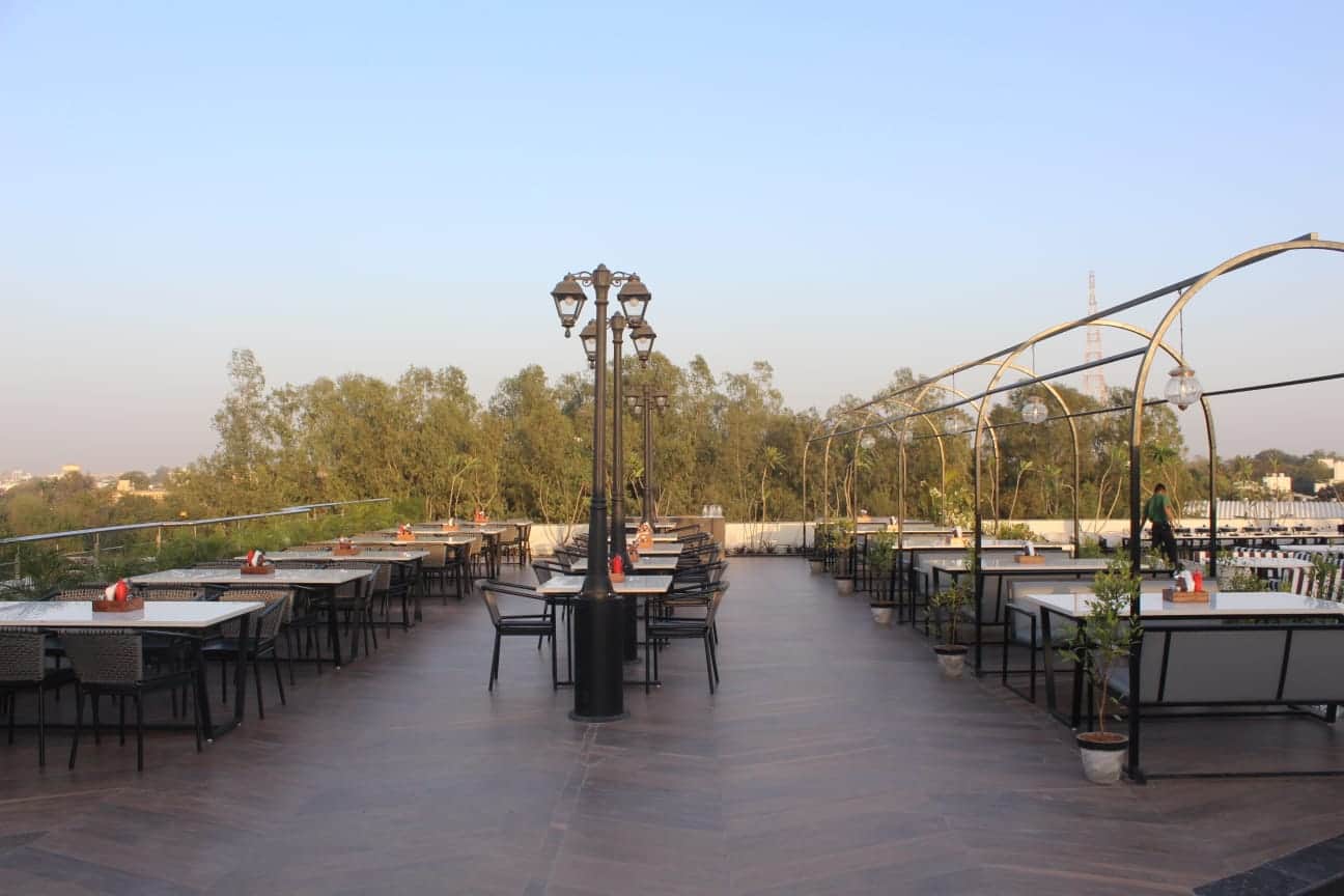 Makeba The Lounge Cafe, Vallabh Vidyanagar order online - Zomato