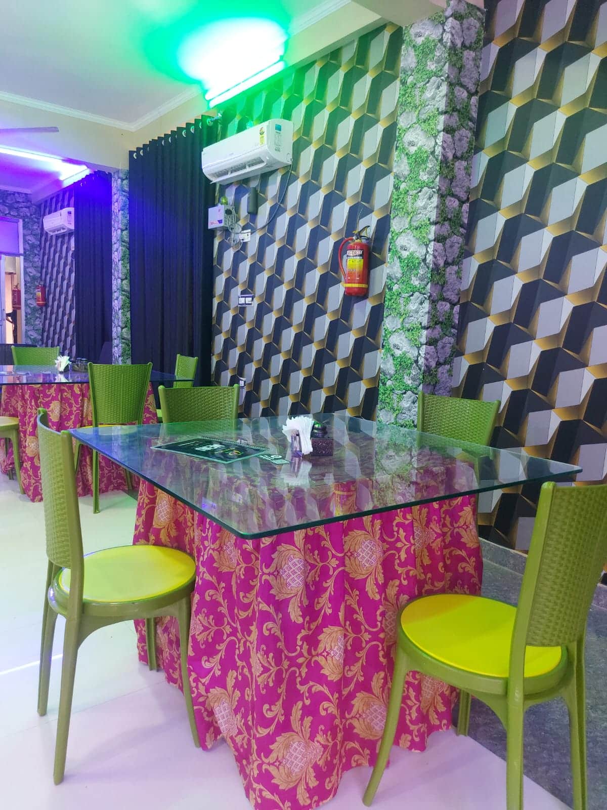 The Veg Galaxy, Aliganj, Lucknow | Zomato