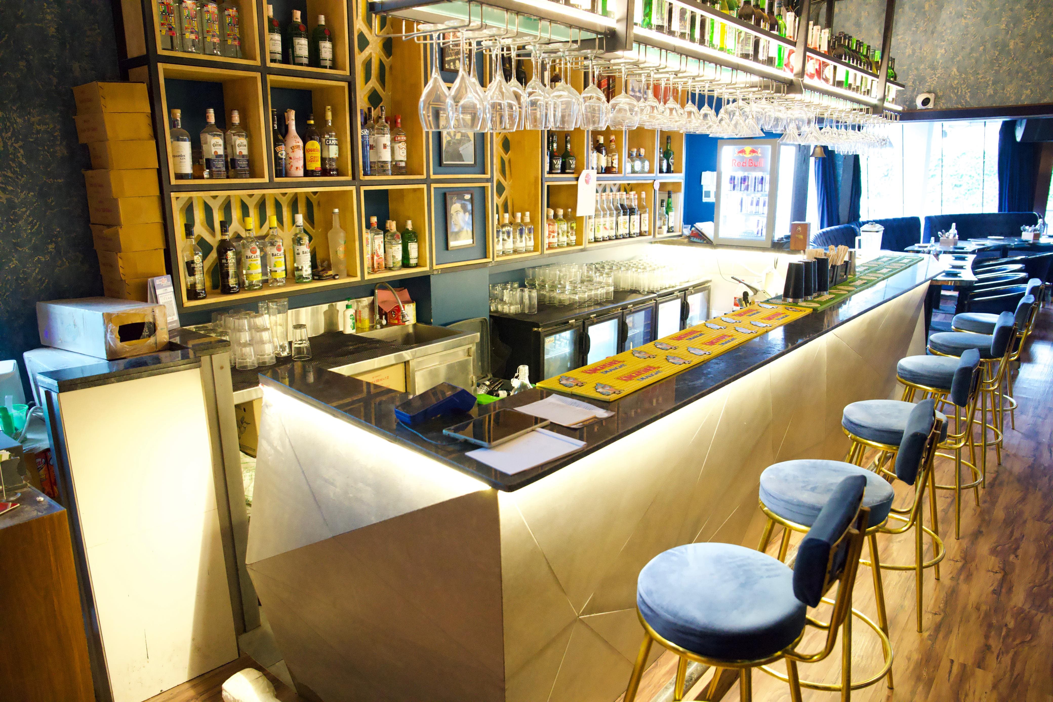 Book table and online reservation at One Aura Kitchen & Bar, Andheri ...