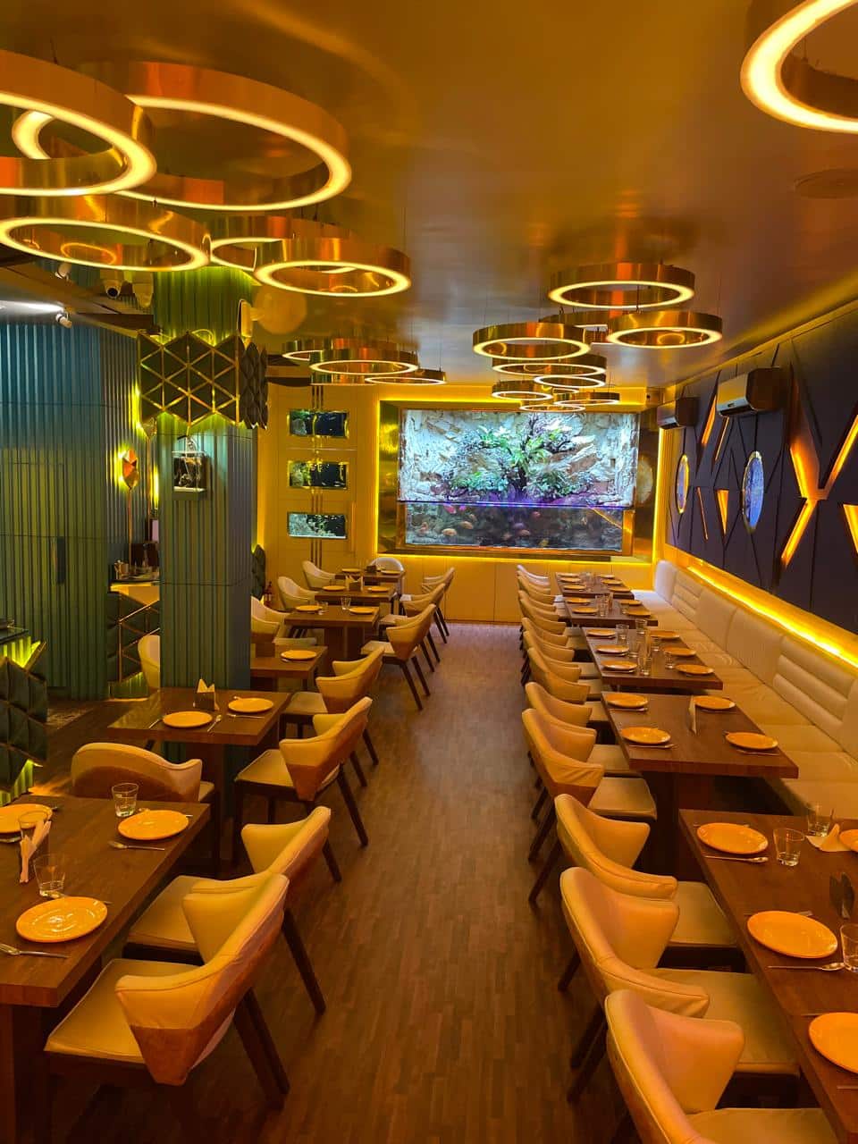 SPLASH LUXORANT The Aquarium Restaurant, Southern Avenue, Kolkata | Zomato