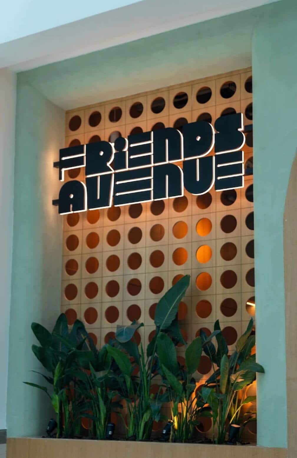 Friends Avenue Cafe, Umm Suqeim, Dubai | Zomato