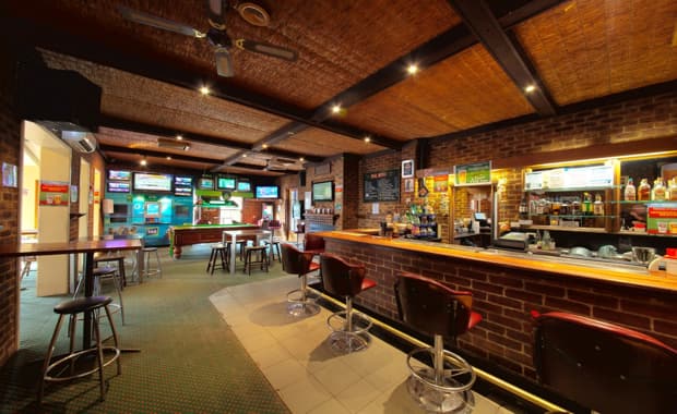 Pine Grove Hotel Beaconsfield Upper Melbourne Zomato