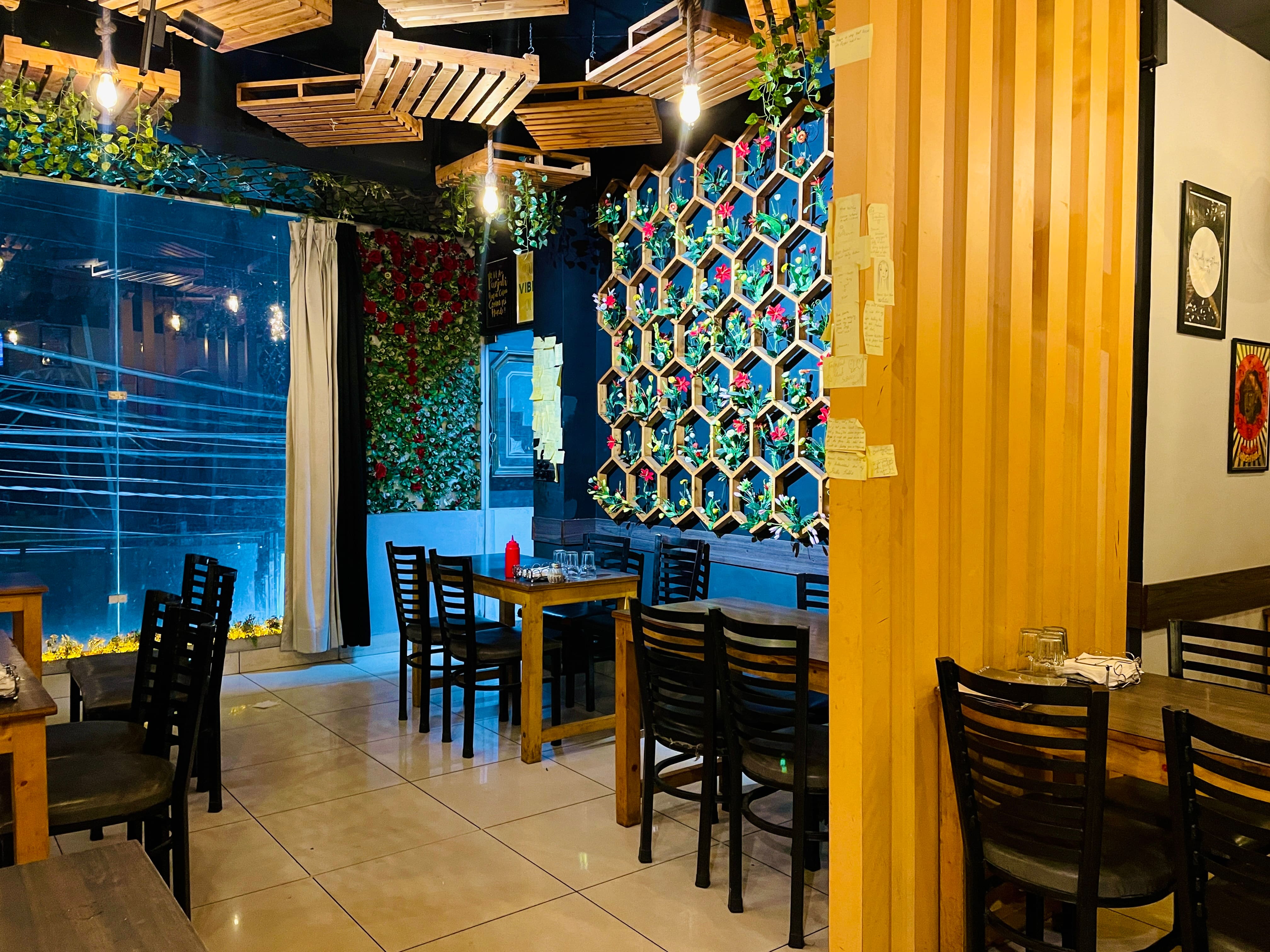 Book table and online reservation at Krispy King, Gill Road, Ludhiana