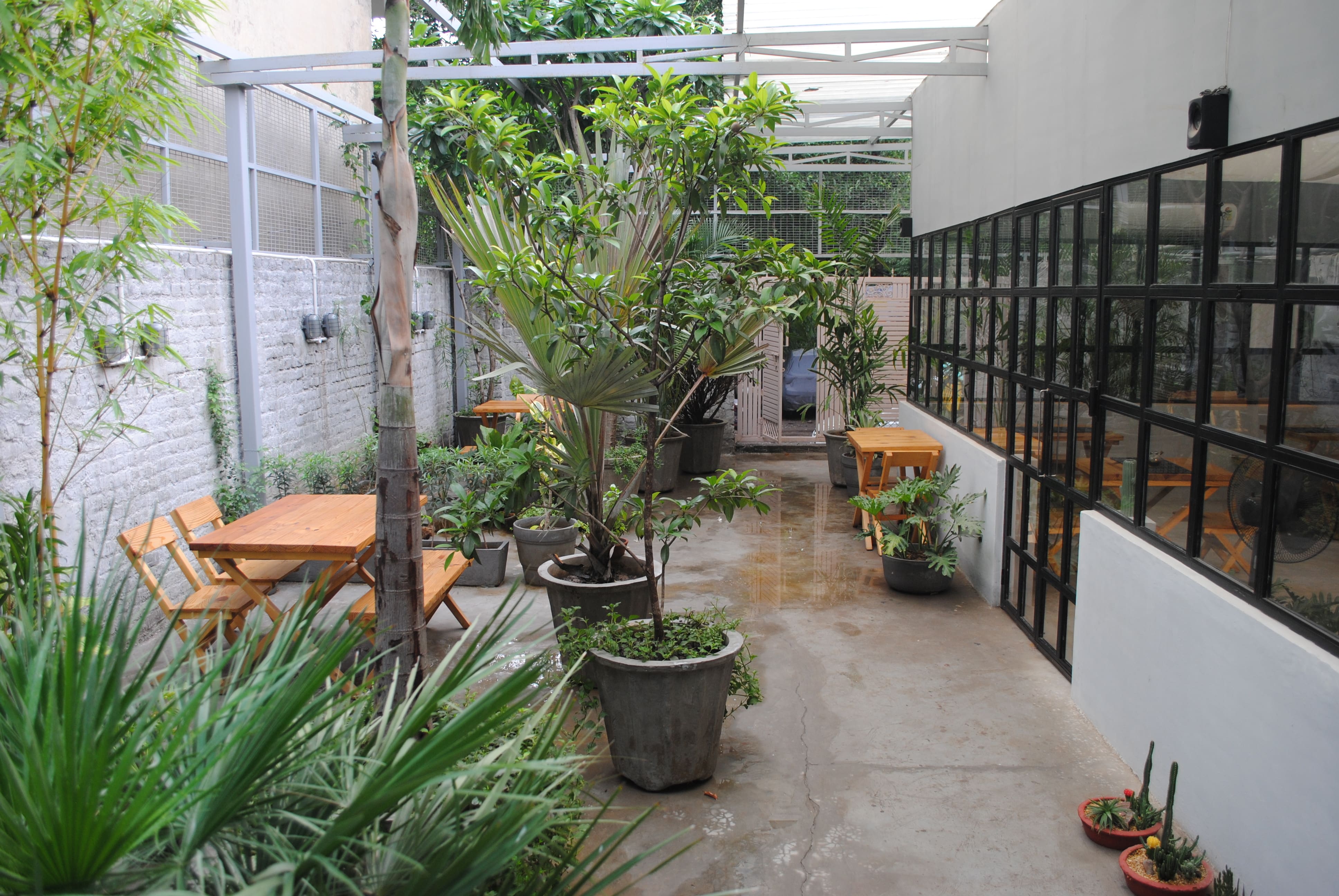 Poochki Table, Shahpur Jat, New Delhi | Zomato