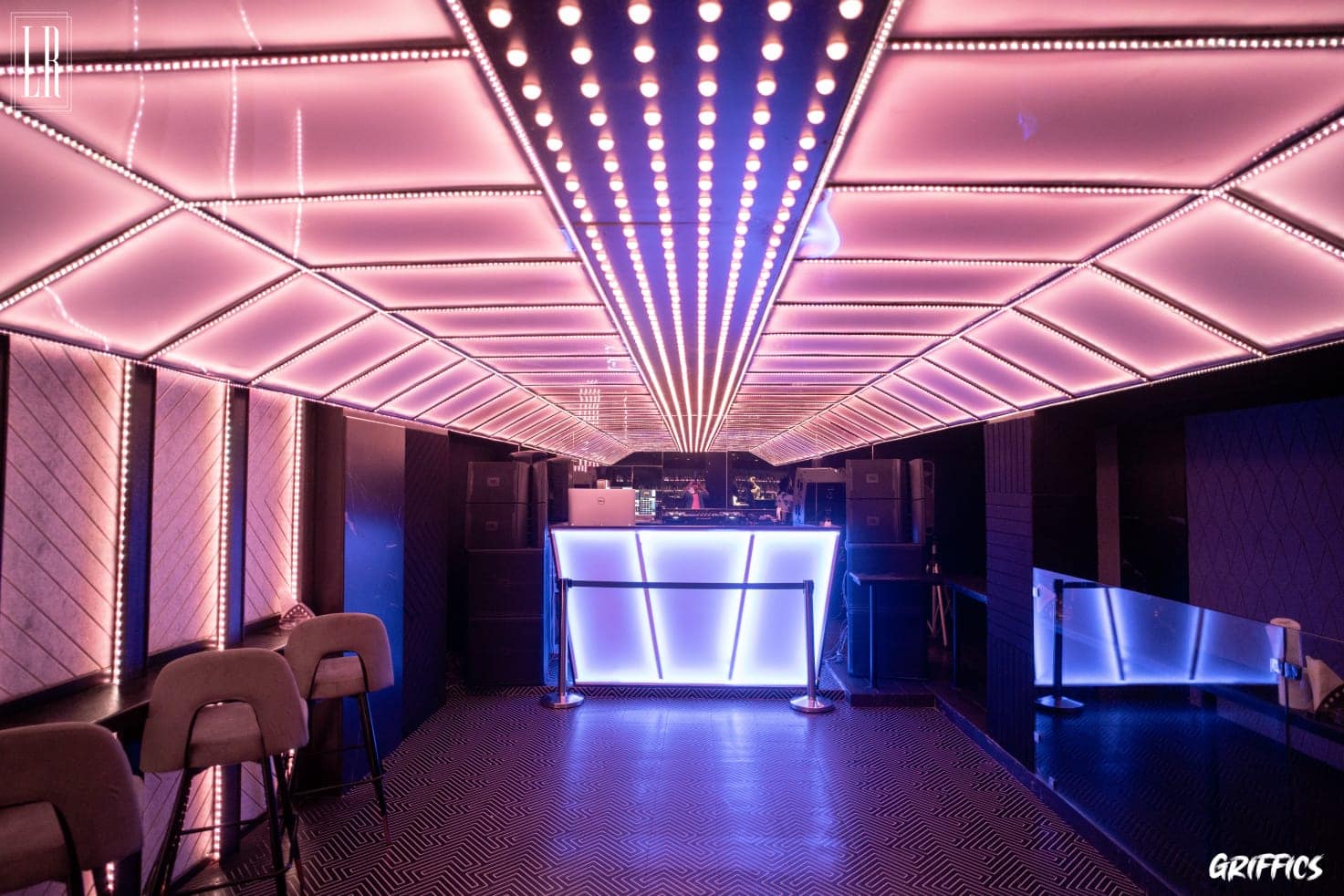 Light Room Bar & Kitchen, Park Street Area, Kolkata | Zomato