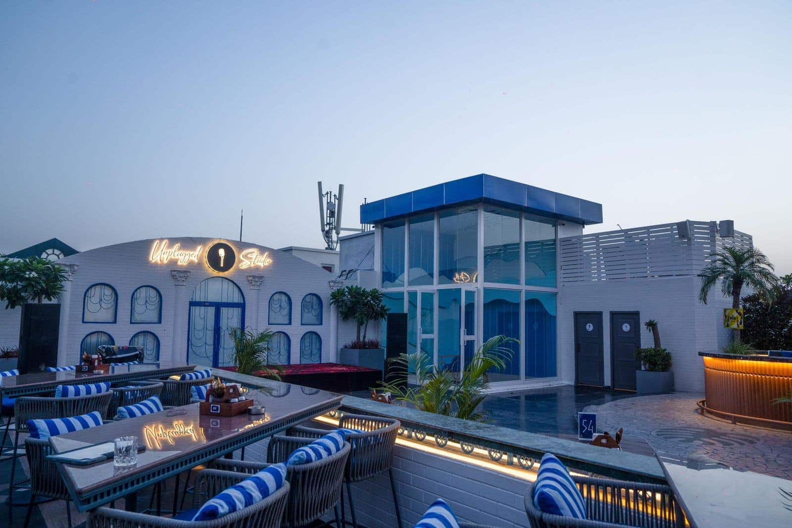 Unplugged Courtyard, Gomti Nagar, Lucknow | Zomato