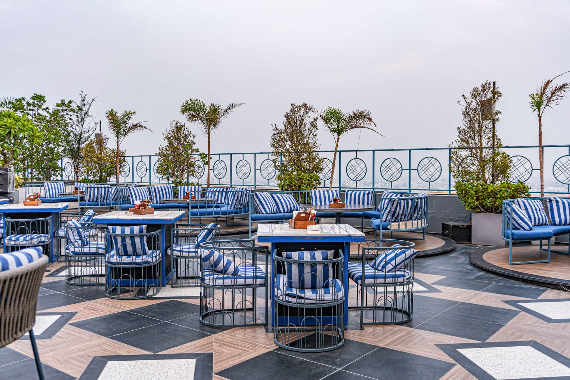 Unplugged Courtyard, Gomti Nagar, Lucknow | Zomato