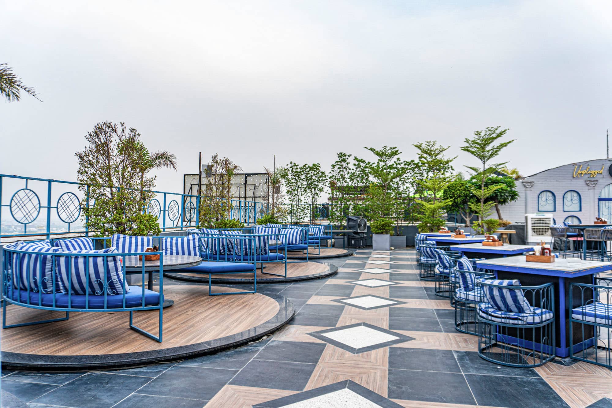 Unplugged Courtyard, Gomti Nagar, Lucknow | Zomato