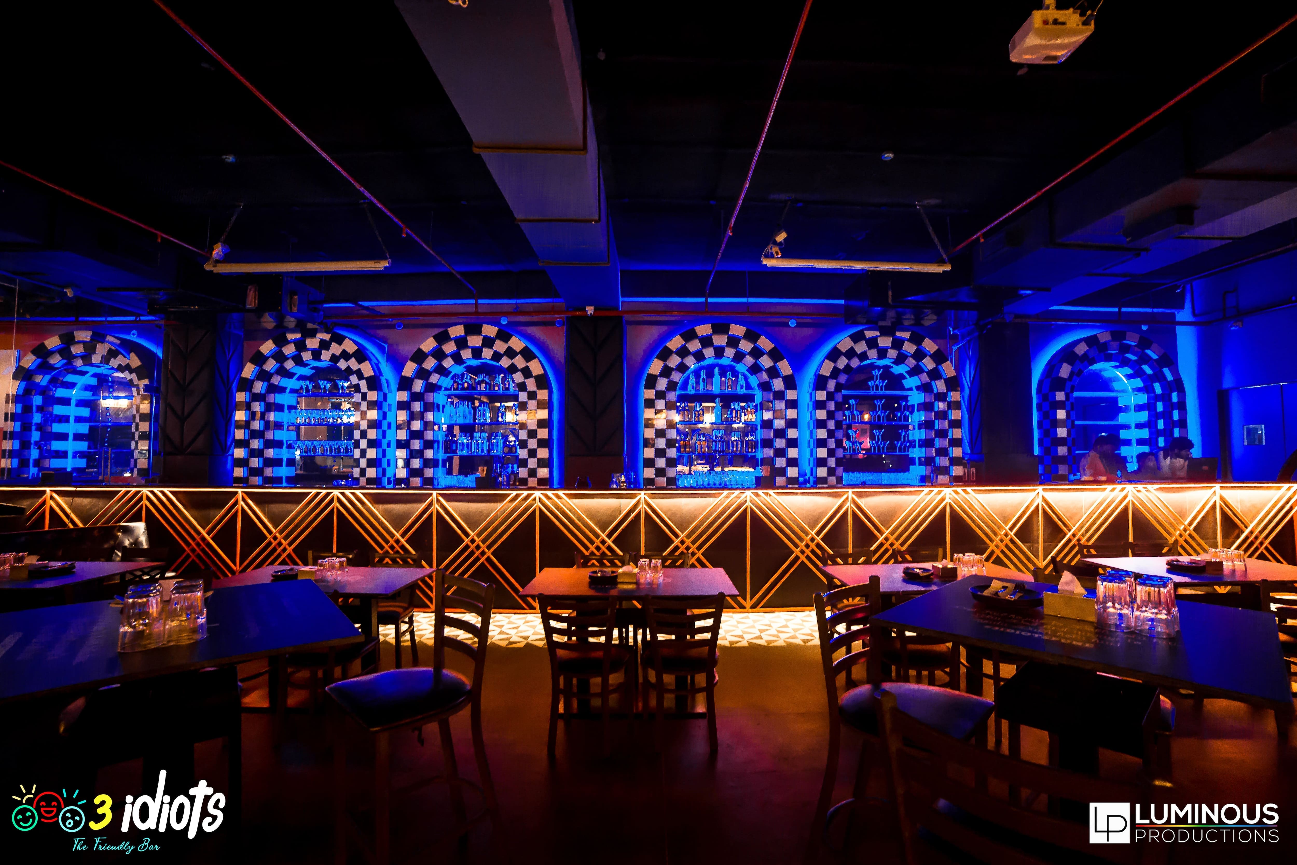 Photos of 3 Idiots - The Friendly Bar, Pictures of 3 Idiots - The ...