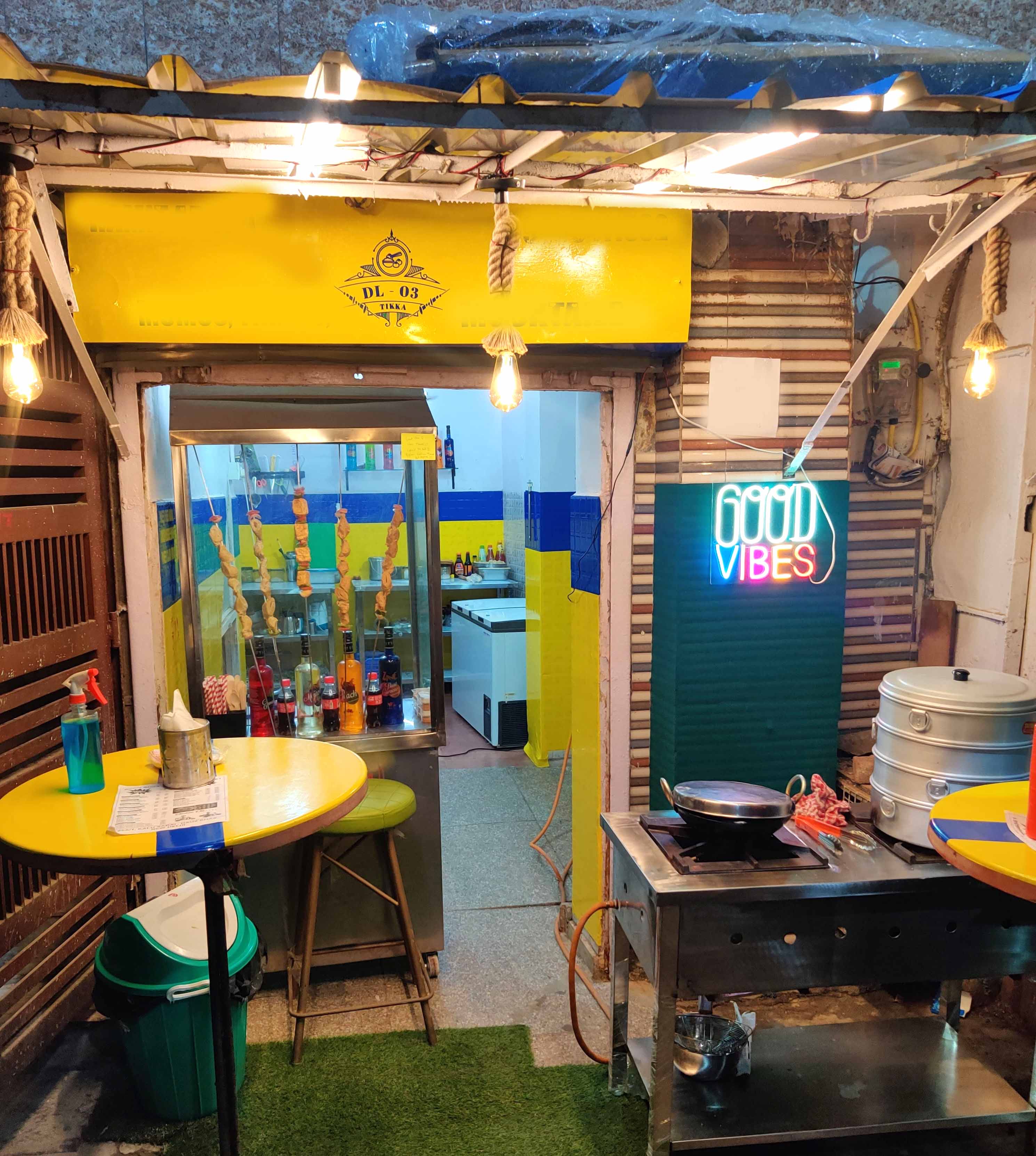 DL - 03 Tikka, Hauz Khas order online - Zomato