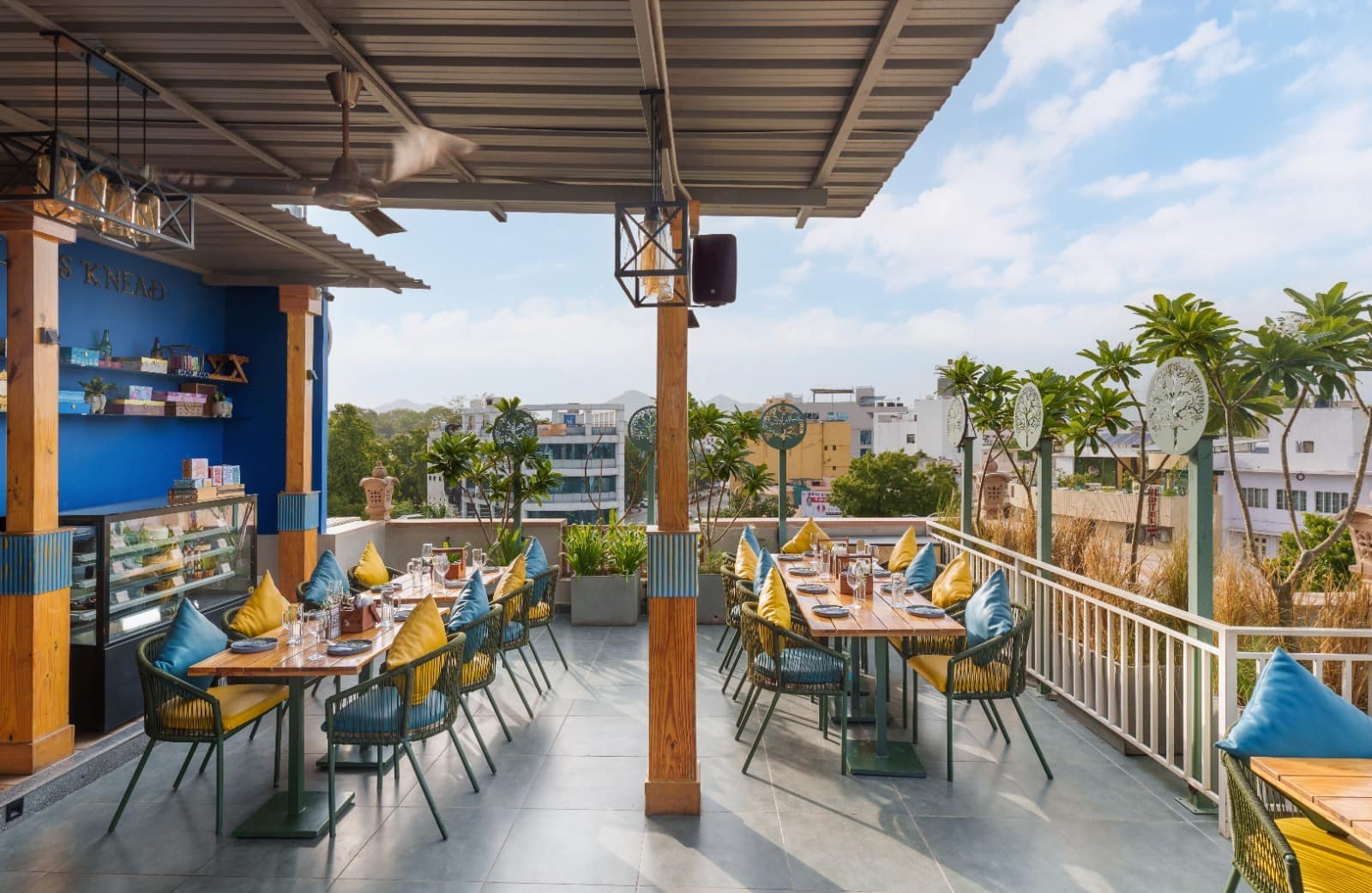 Cosmo Bar & Bistro, Bhopalpura, Udaipur | Zomato