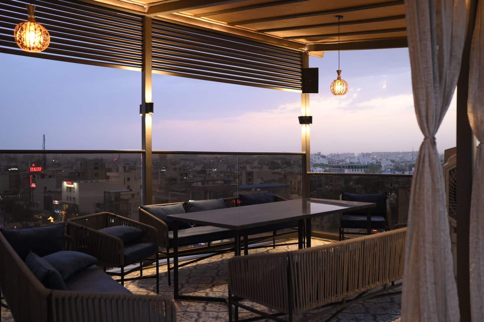 Aura Kitchen And Bar, Chitrakoot, Jaipur | Zomato