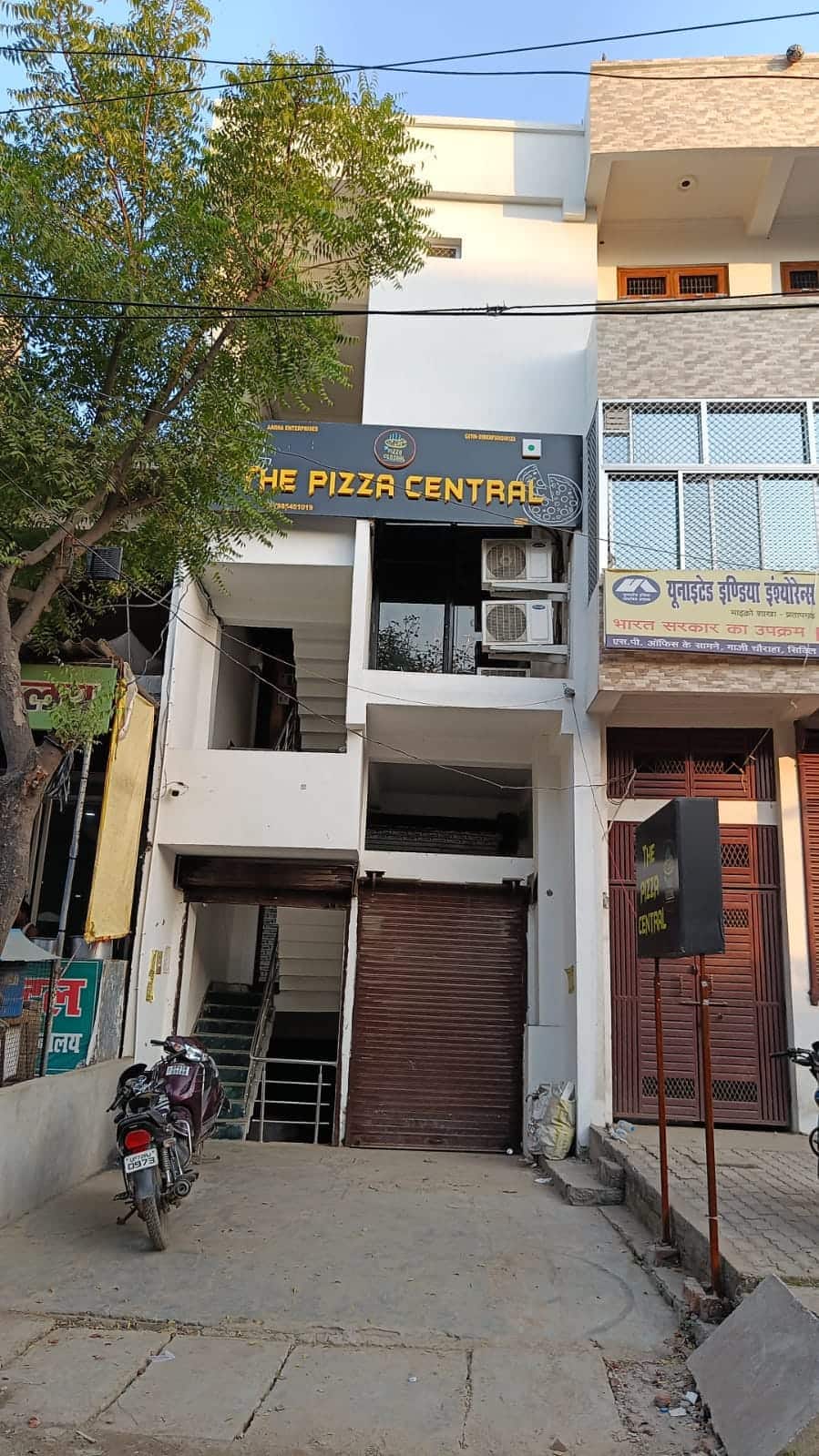 The Pizza Central, Bela Pratapgarh Locality order online - Zomato