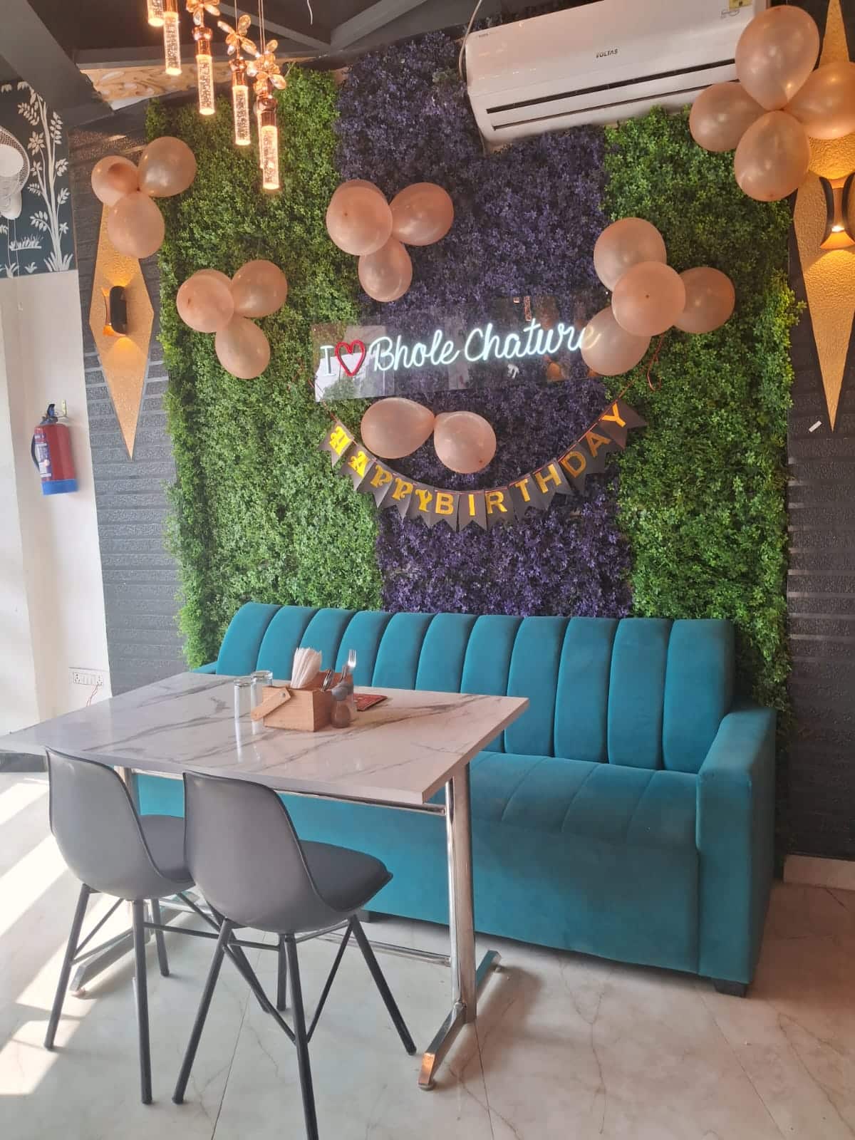 Bhole Chature, Pandeypur, Varanasi | Zomato