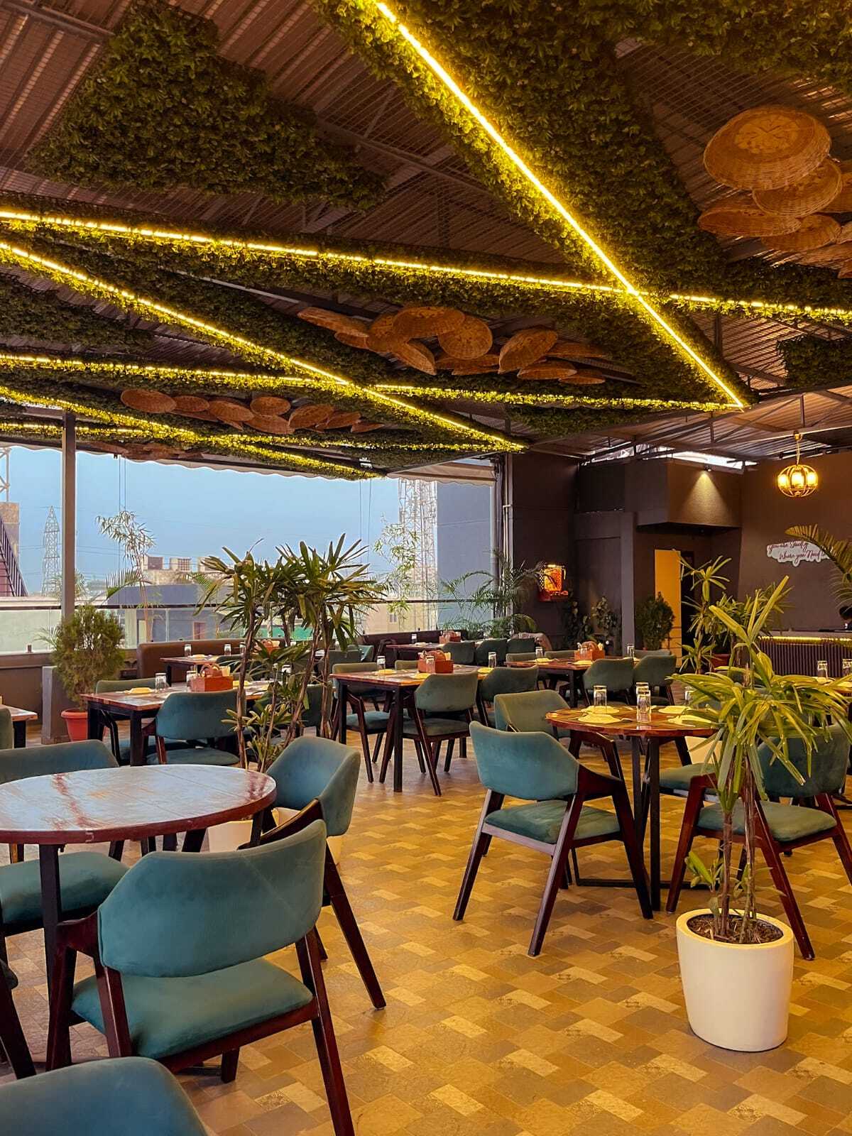 Avante Dine And Cafe, Nipania, Indore | Zomato