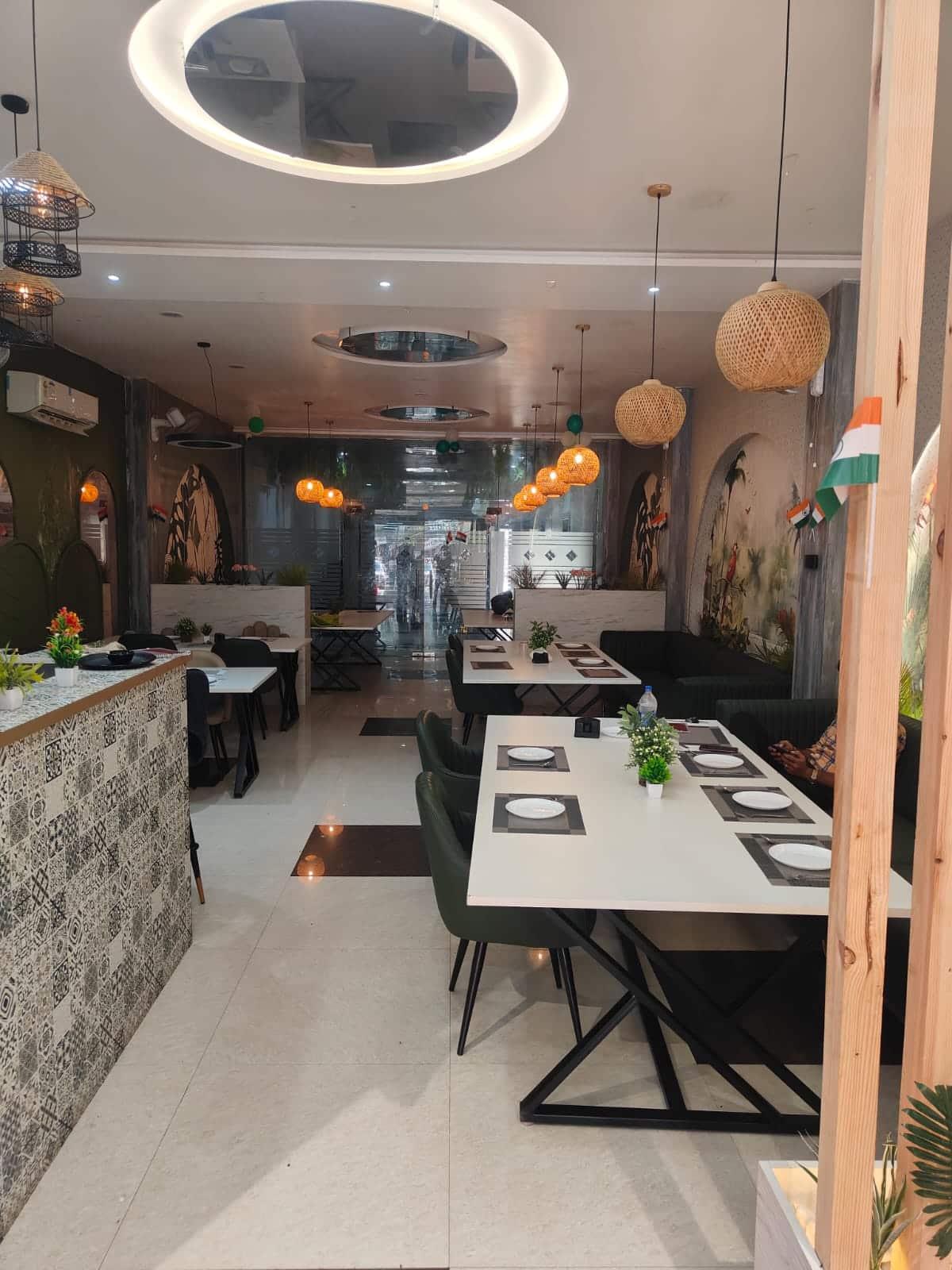 Restaurant & club, Connaught Place, New Delhi | Zomato