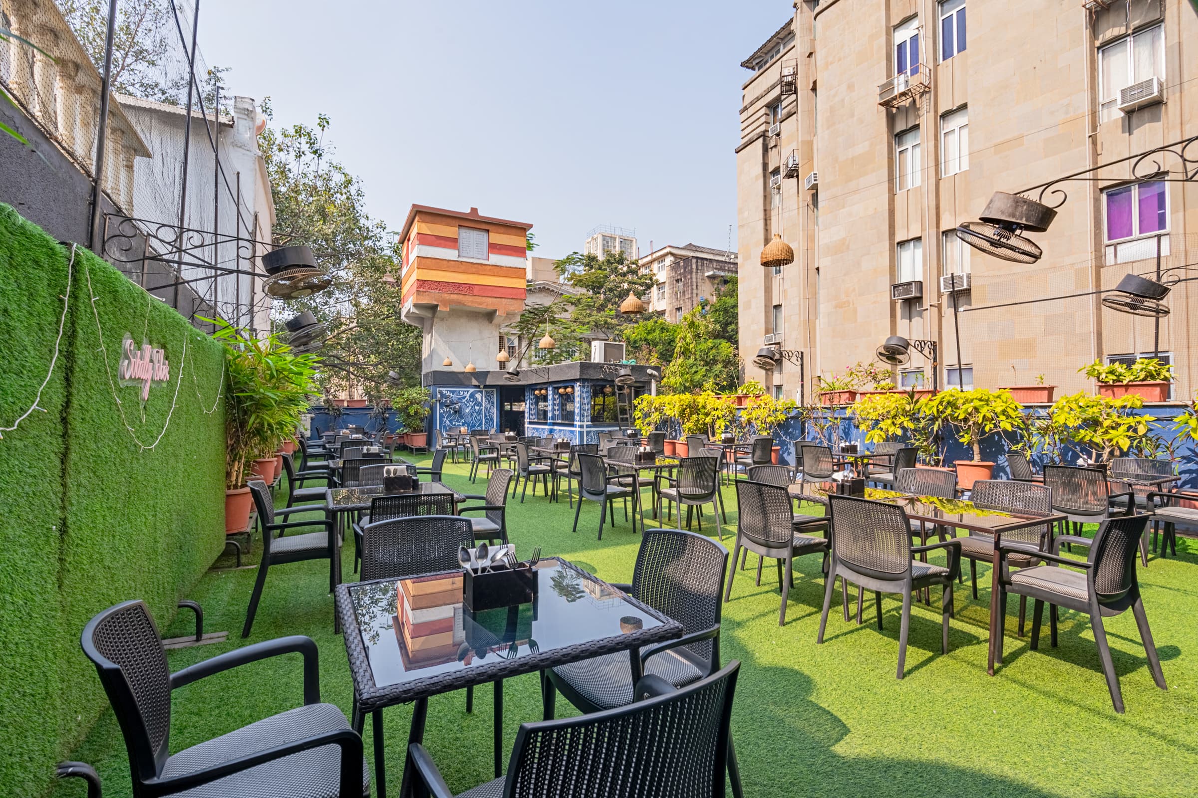 The Lantern Bar At Kandeel, Fort, Mumbai | Zomato