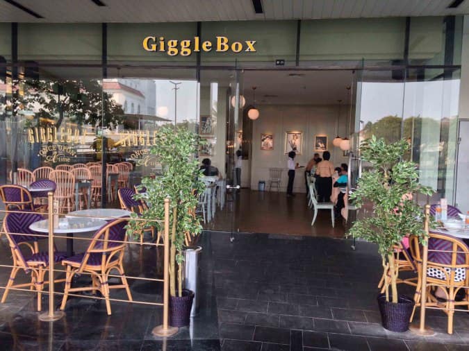 Giggle Box Cafe & Resto Menu - Zomato Indonesia