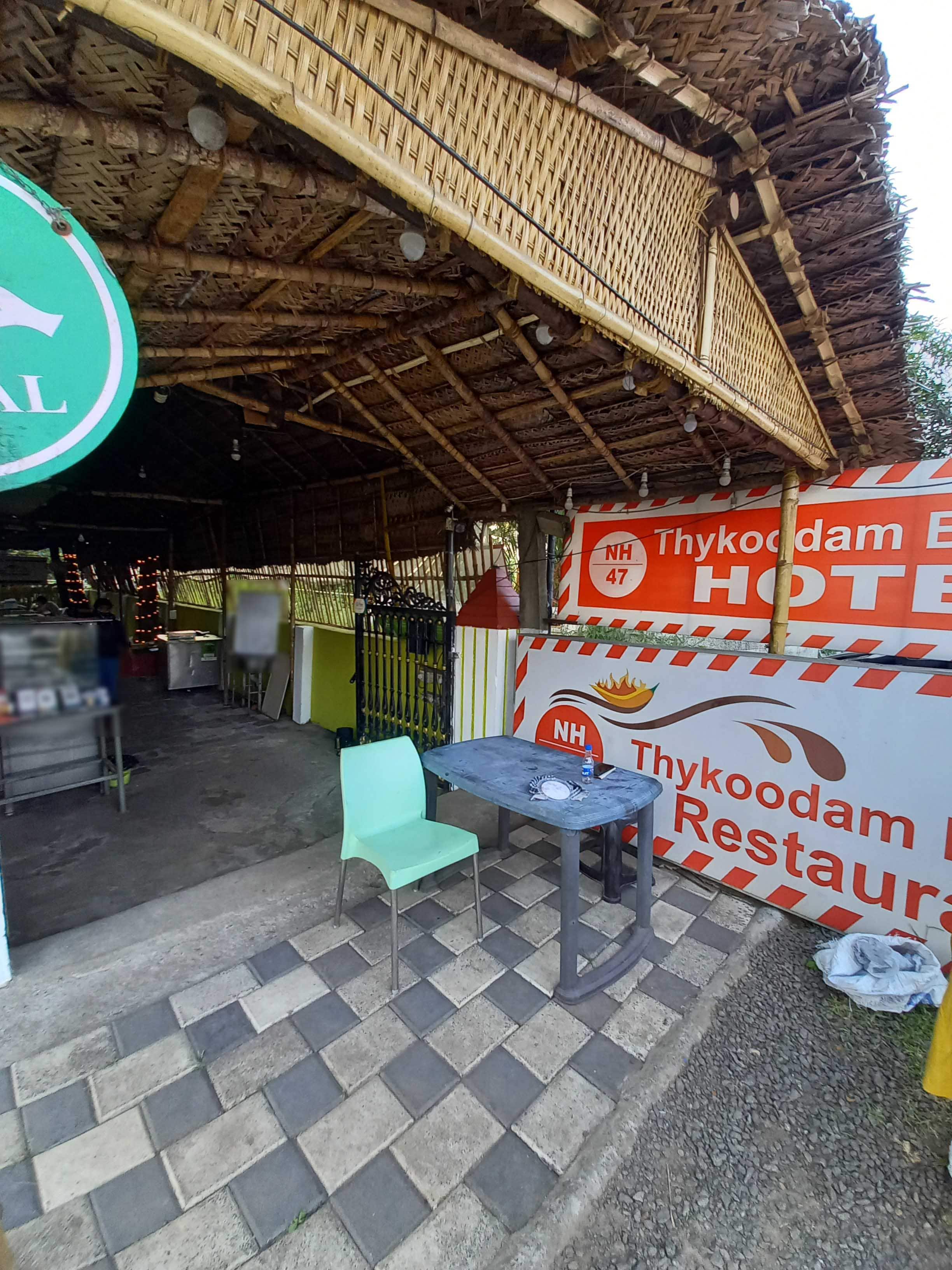 NH47 Thykoodam Bridge Restaurant, Vyttila order online - Zomato