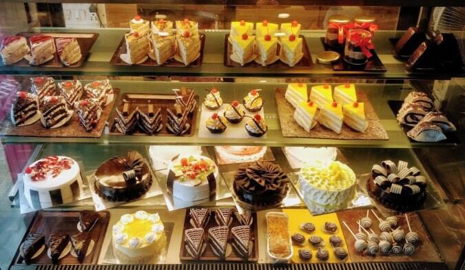 Chunky's Cake Shop, Malad West, Mumbai - Zomato