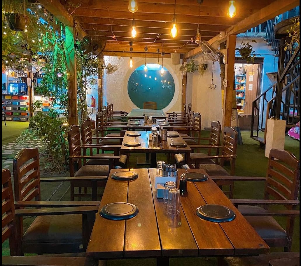 Book table and online reservation at Green Leaf Family Restaurant Bar ...