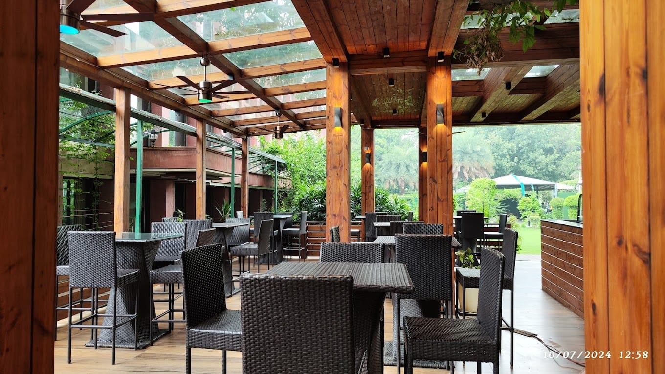 Cine Tree Cafe, Janpath, New Delhi | Zomato