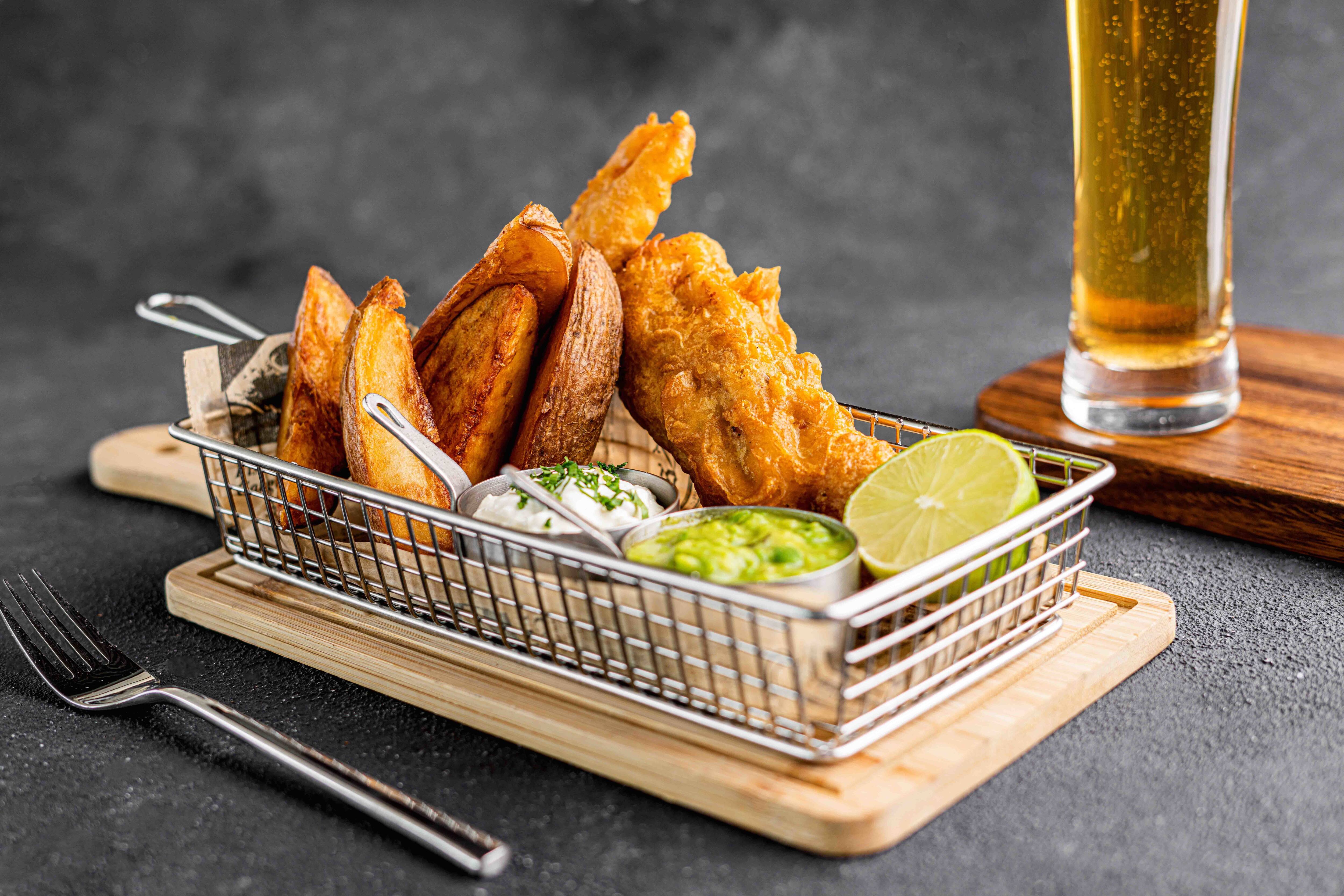 Chelsea Arms Pub - Sheraton Dubai Creek Hotel & Towers, Baniyas, Dubai ...