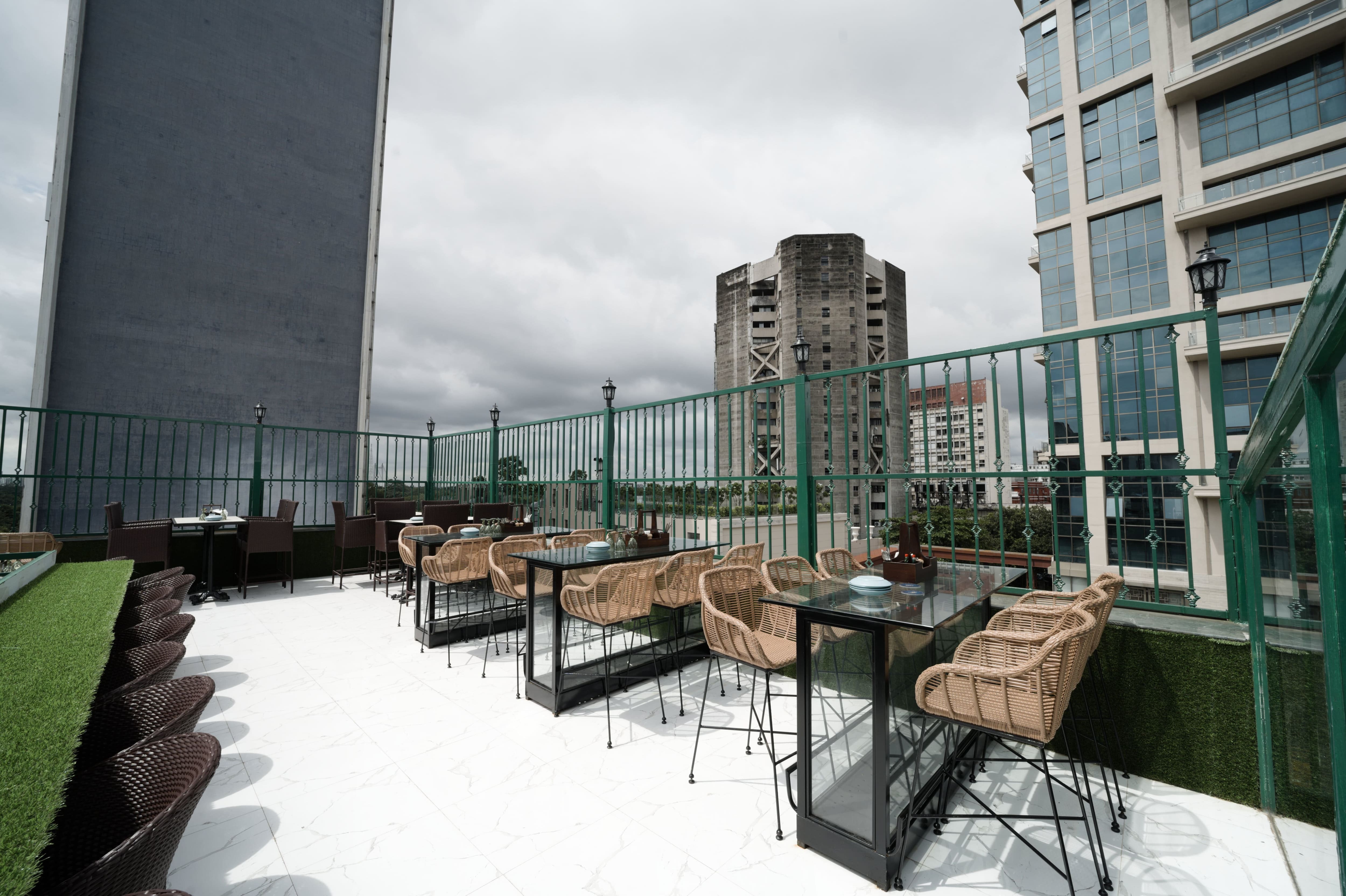 Botanik, Chowringhee, Kolkata | Zomato