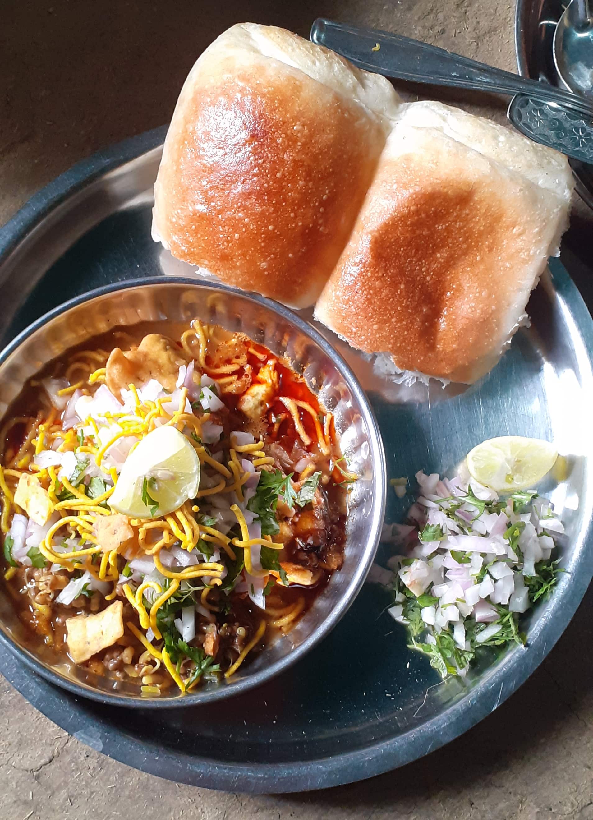 Sudhakarbhaunchi Lazzatdar Swadisht Puneri Special Matki Misal, Vashi ...