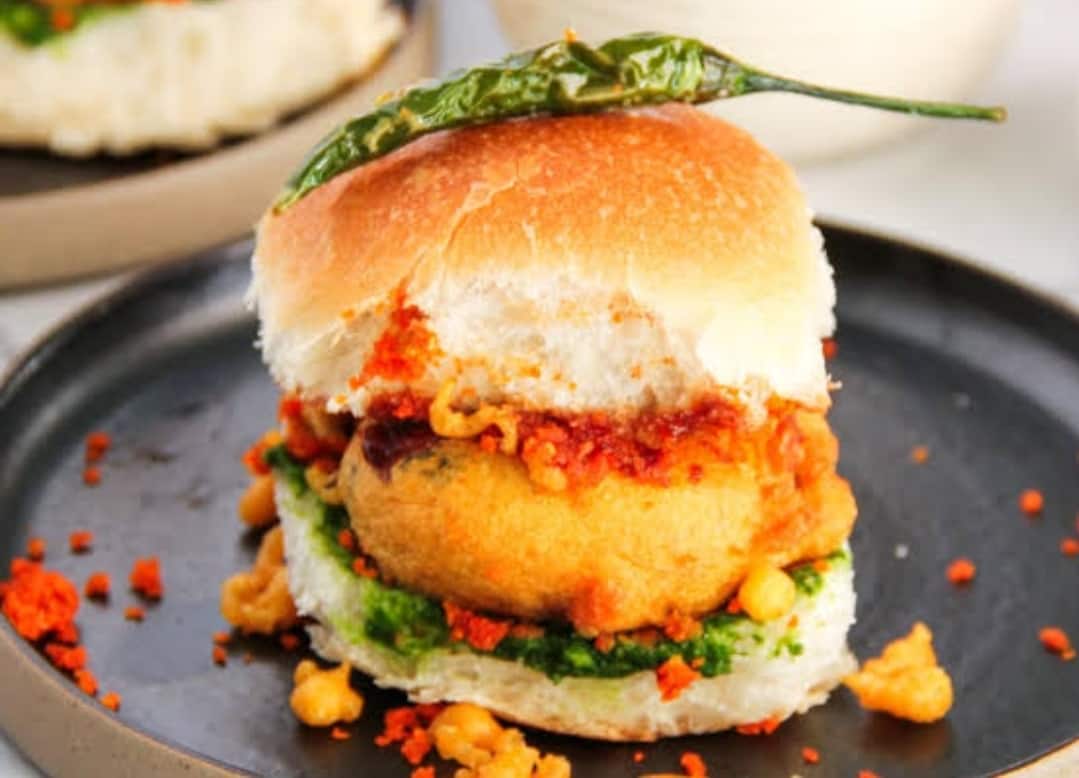Amdawadi Vada Pau Girl, Thaltej order online - Zomato