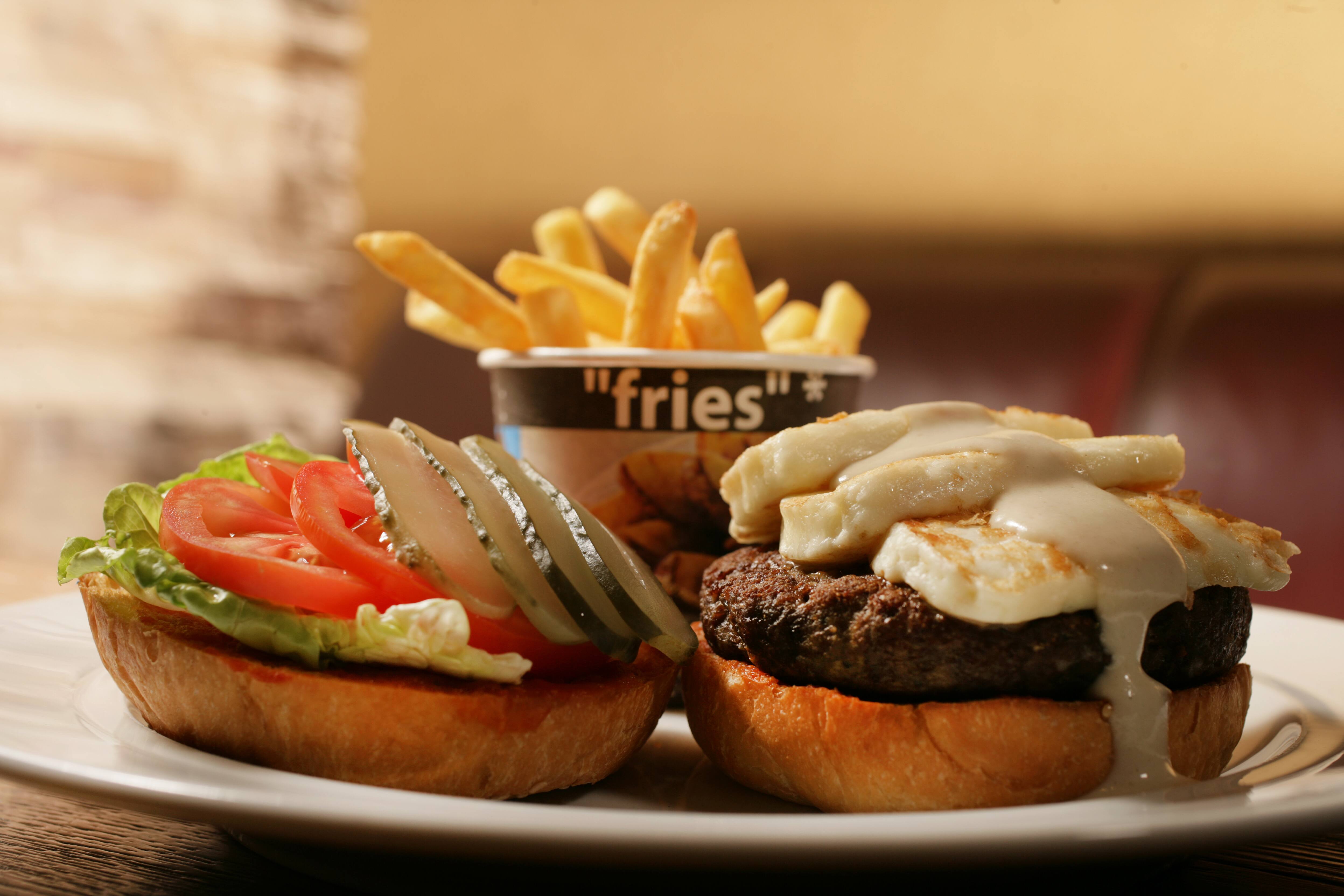 Charlie's Pub - Four Points by Sheraton Sheikh Zayed Road, Trade Centre ...