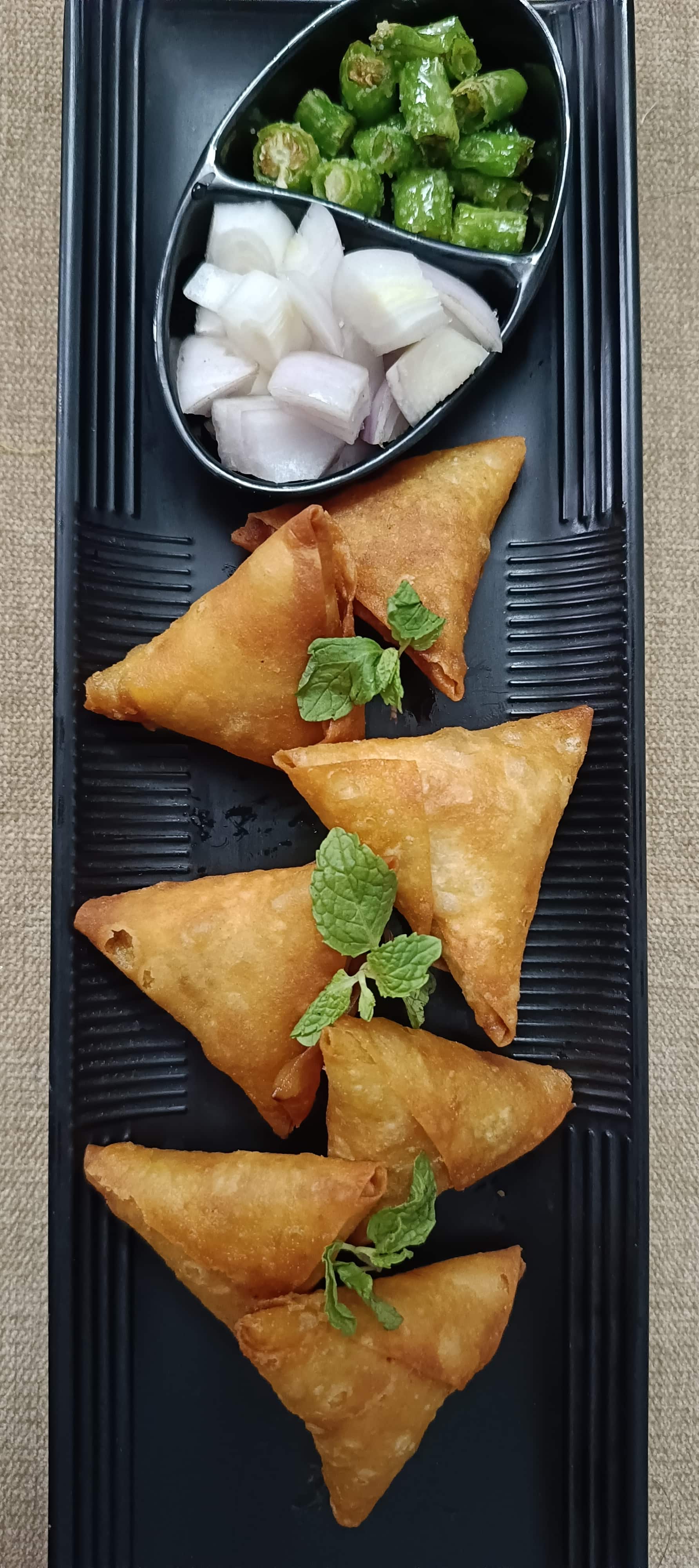 Momeen's Kitchen, Anjana, Surat | Zomato