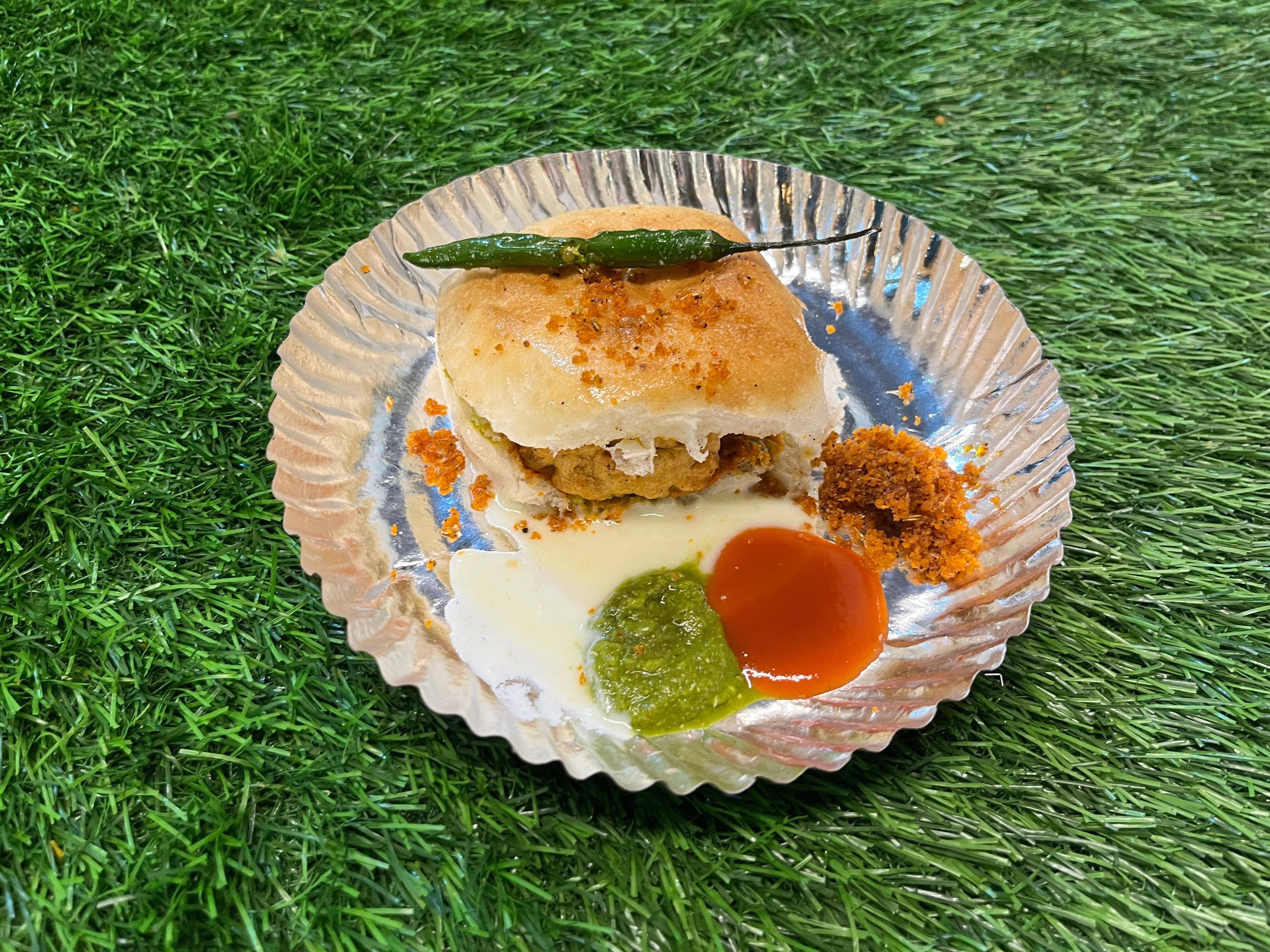 Rasal Vada Pav, Dhantoli, Nagpur | Zomato