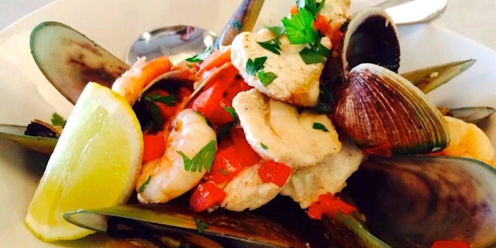 Mezza Luna Restaurant & Bar Menu