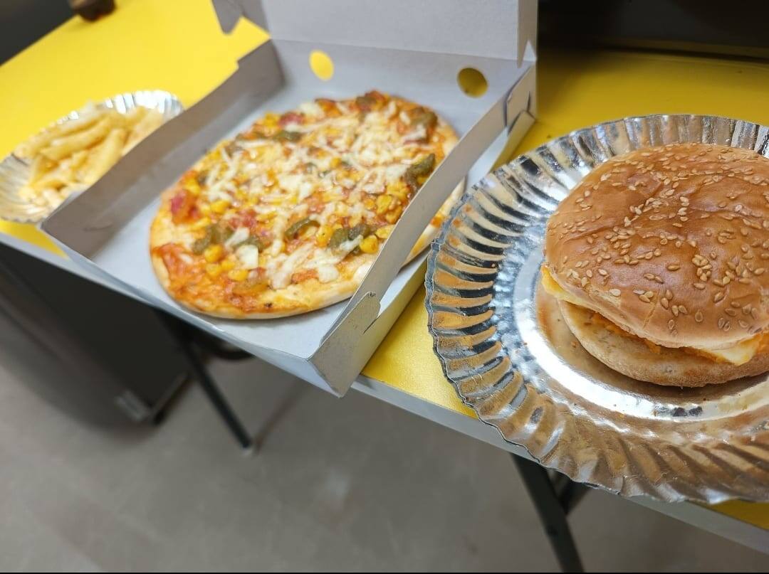 Photos of Karl Gamer Fast Food & Gaming Cafe, Pictures of Karl Gamer ...