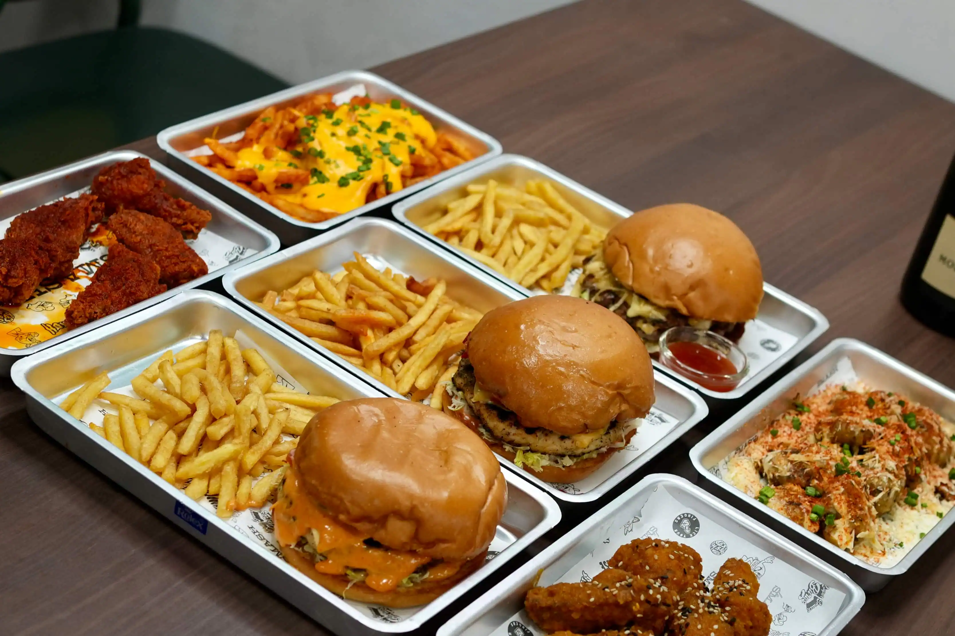 Le Smash Burgers, Nungambakkam, Chennai | Zomato