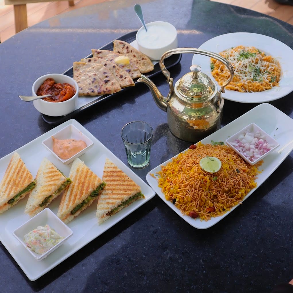 Book table and online reservation at Savera, Mansarovar, Jaipur