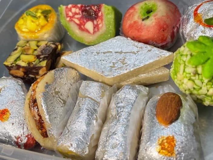 Pure Fresh Dairy & Sweets, Malad East, Mumbai | Zomato