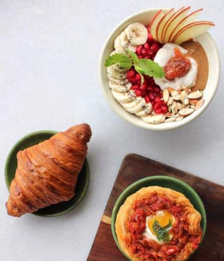 Menu of bread and chocolate, Alwarpet, Chennai