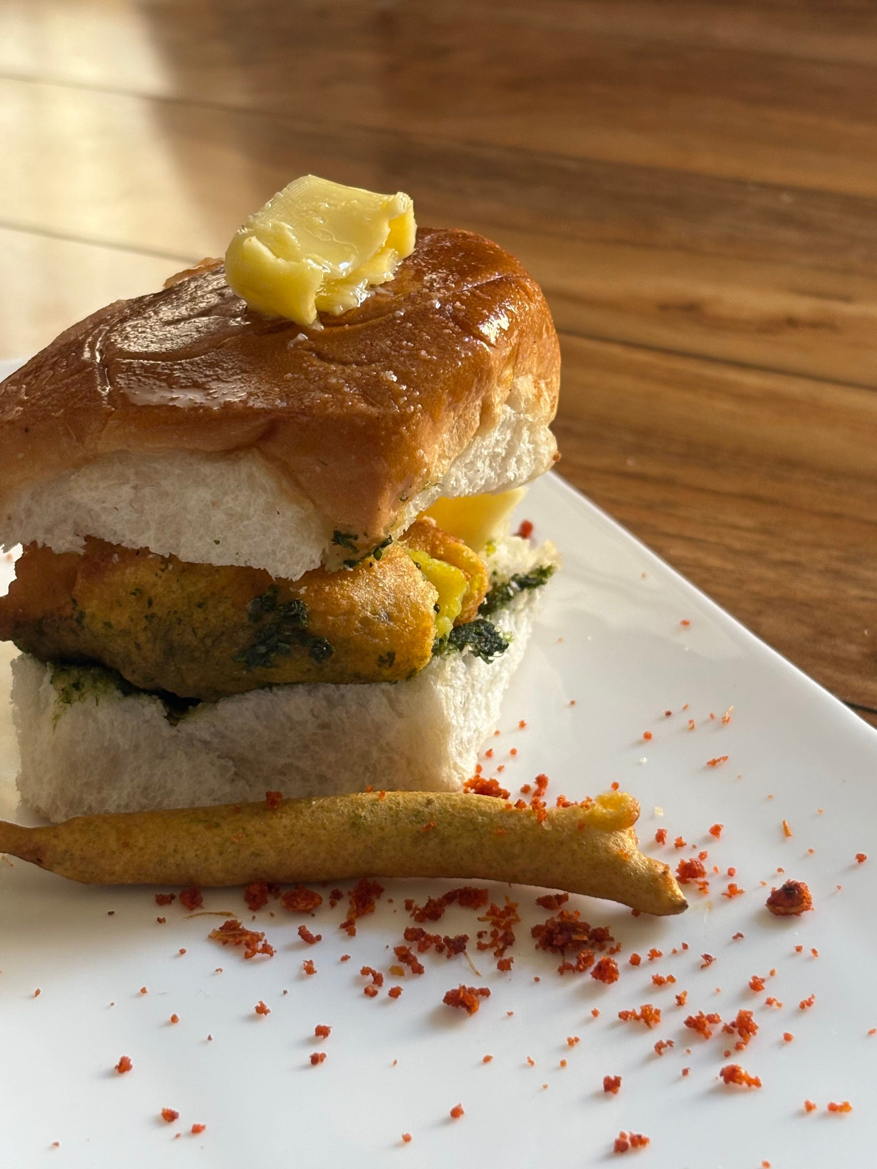 Raapchik Vadapav, Shobhagpura, Udaipur | Zomato